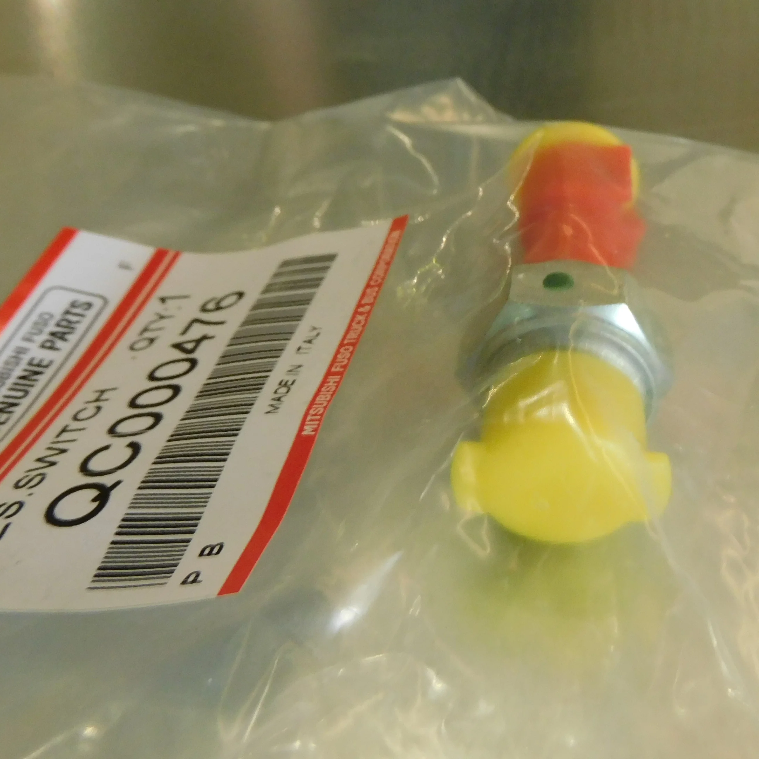 麻省理工学院扶桑正品汽车配件发动机油压开关qc000476 Mk666993 - Buy Qc000476开关engoilpressure ...