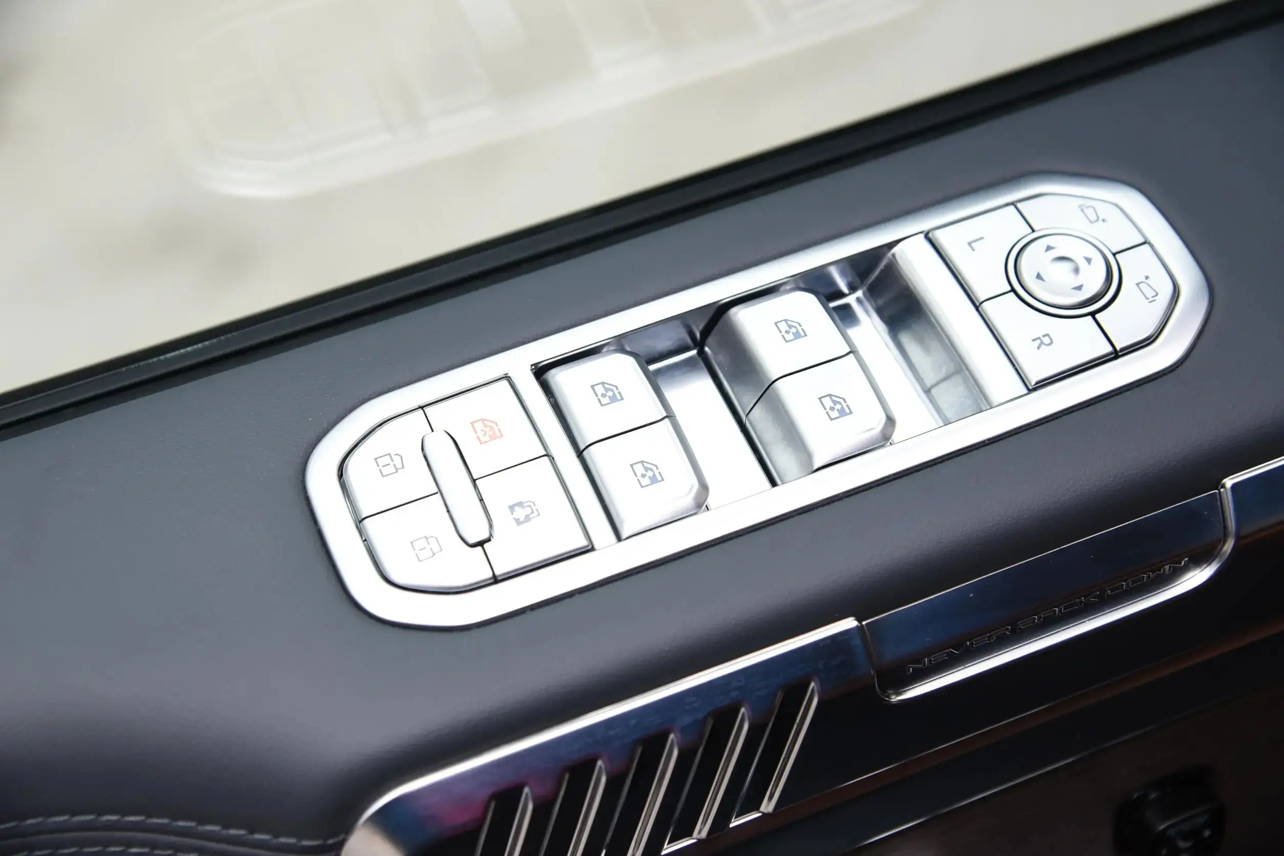 2024 Niude New 505km 825km Dongfeng Mhero M917 Ev Car 5-door 5-seater ...