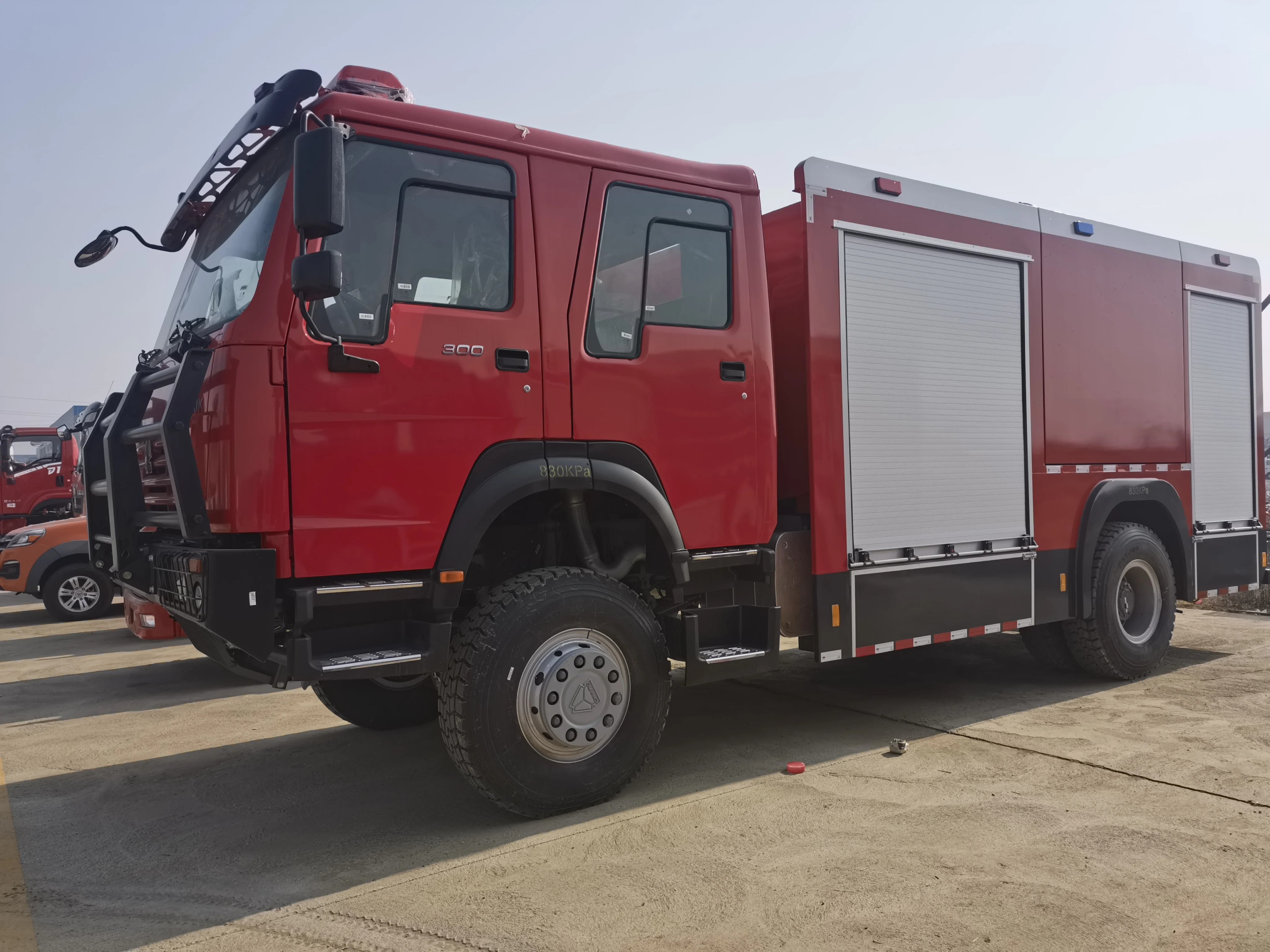 Sinotruk Howo 8 M3 Foam Fire Truck 4x4 Fire Rescue Truck Good Price ...