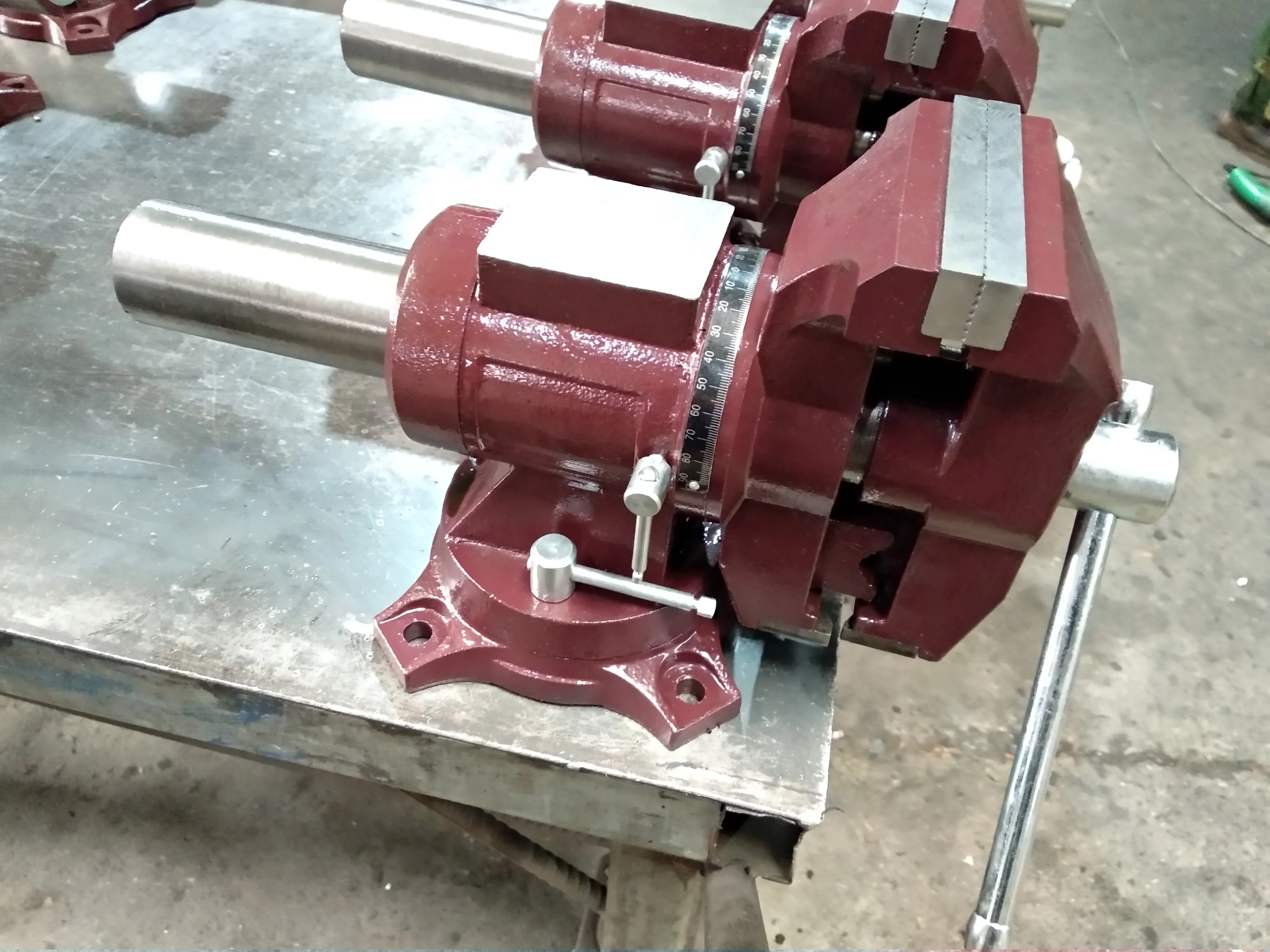 Larix Nodular Iron Multifunction Bench Vise With Double Jaws 360 Degree ...