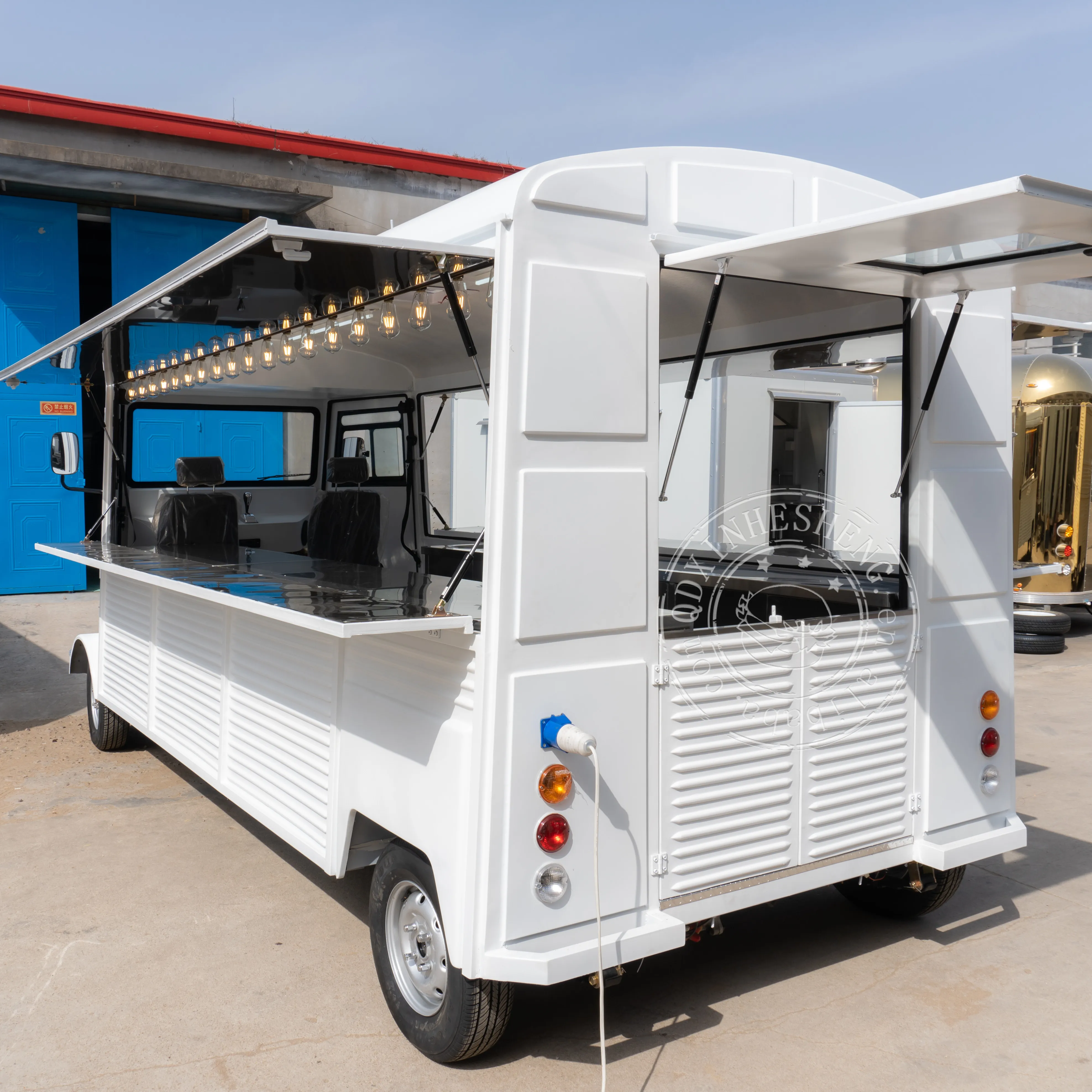 Food Truck Elettrico - Multifunctional Mobile Kitchen