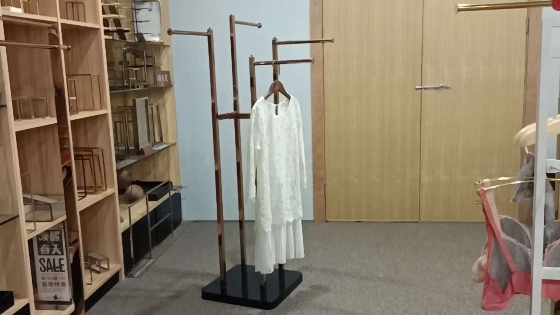 Personnalisé Mode Métal Boutique Montage Dame Vêtements Magasin De ...