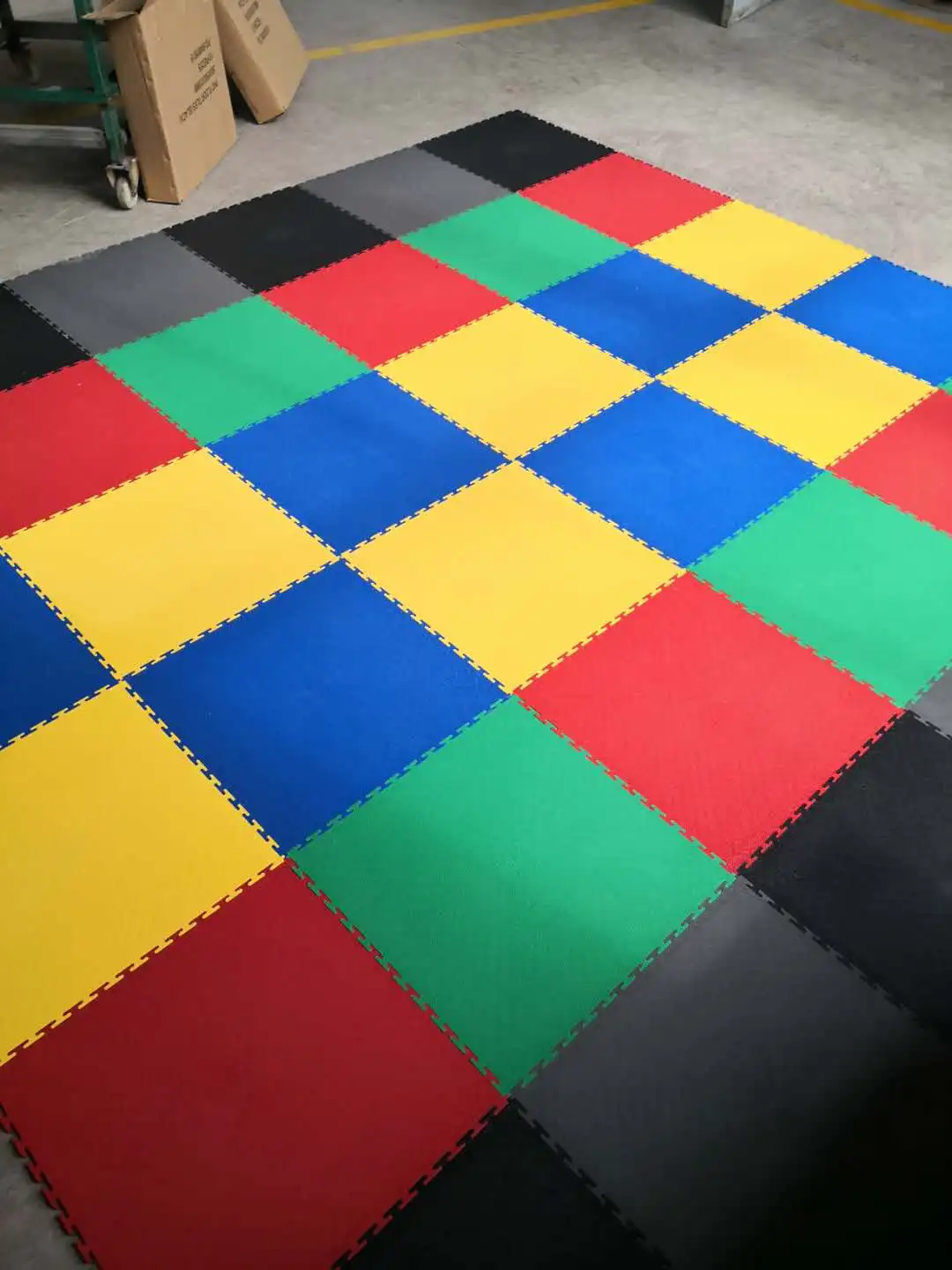 Plastic Pvc Workshop Vinyl Flooring Interlocking Warehouse Garage Floor ...