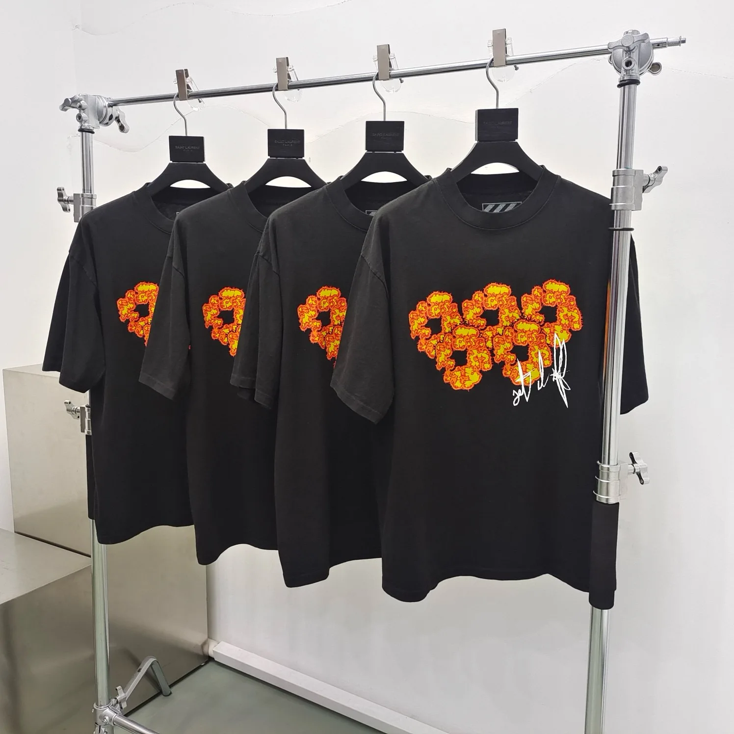 Flame Cotton Wreath Denim Tea X Offset Set It Off #3 Men's T Shirt ...