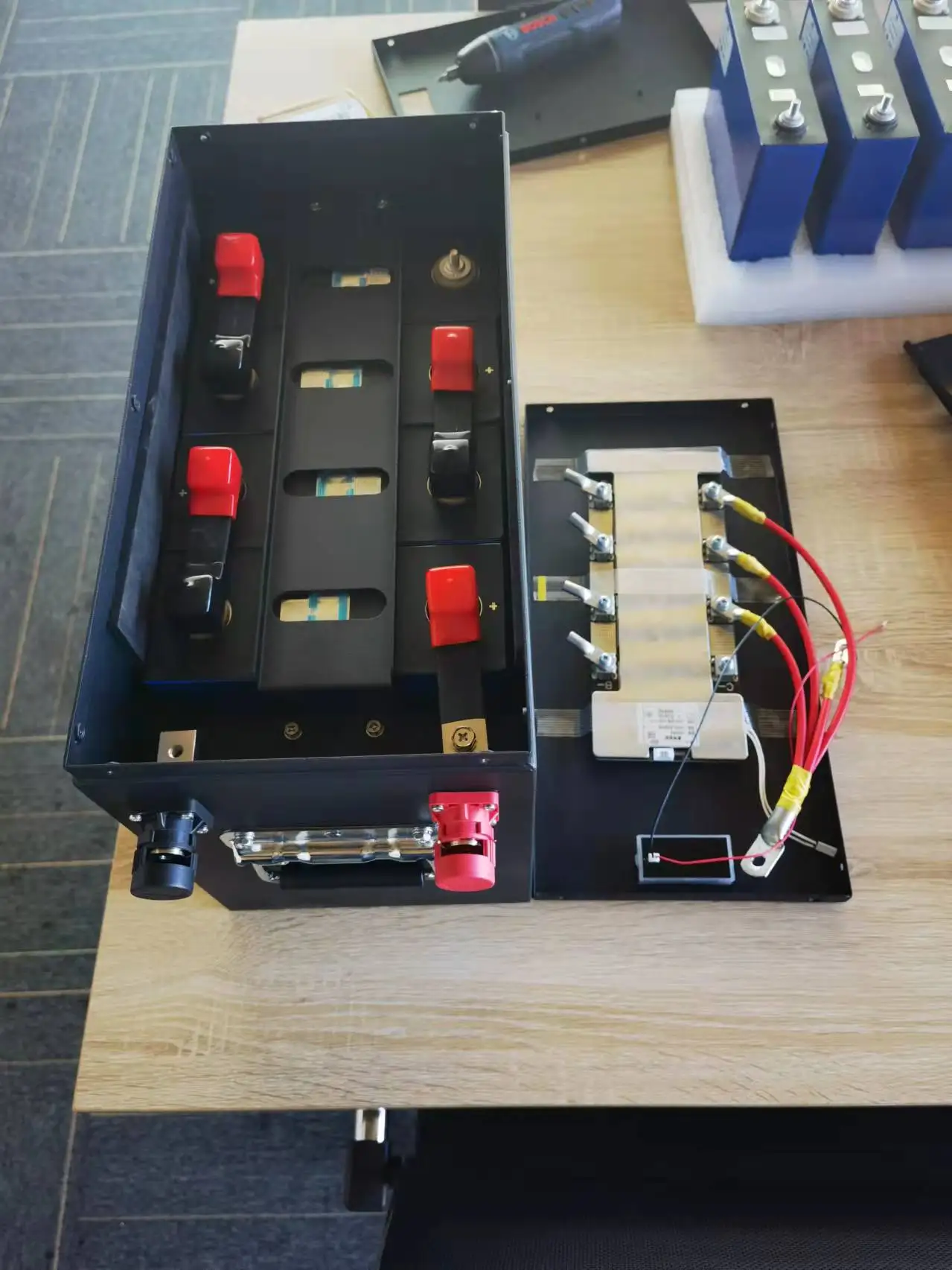 Diy 12v Lithium-ion Battery Box Lifepo4 Battery Pack Built-in 200a Bms ...