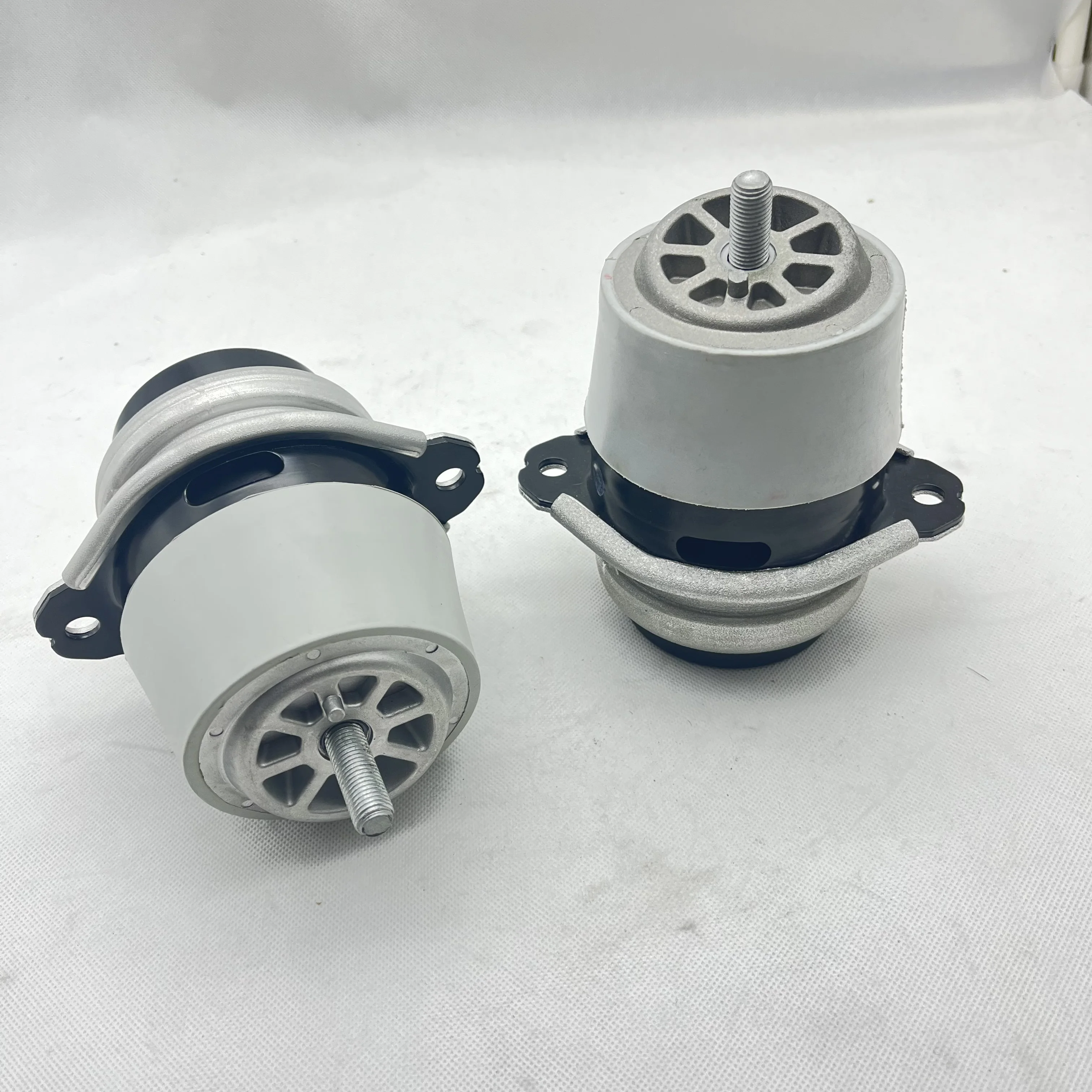 Auto Parts Engine Mount For Porsche Cayenne Audi Q7 Vw Touareg L ...