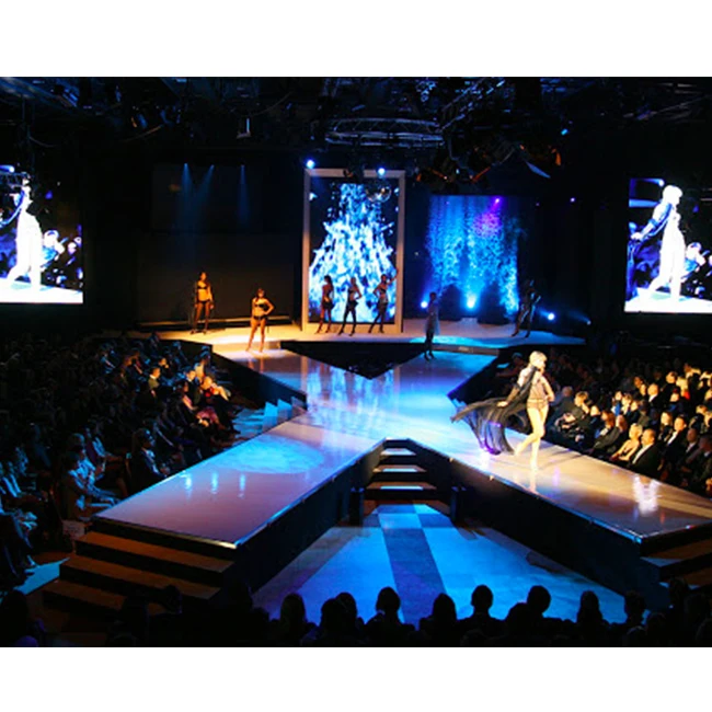 Fog Screen Projection - 3D Display with Customizable Mist