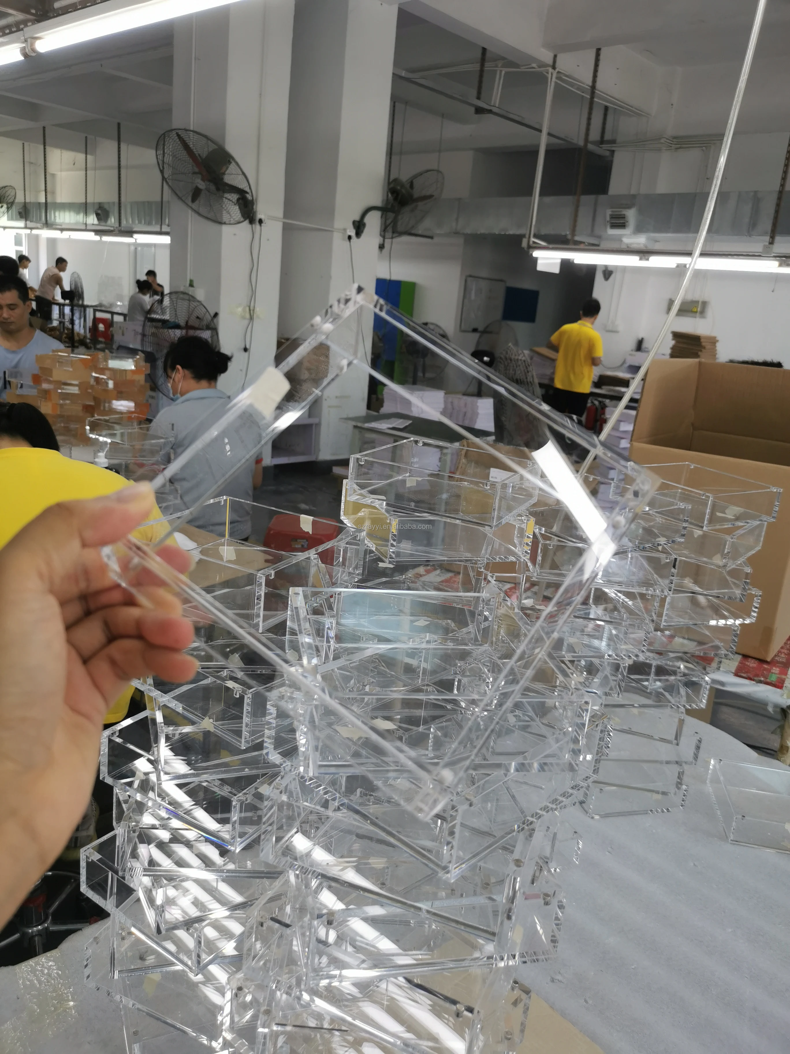 RAY YI UV Resistant Acrylic Comic Book Display Cases