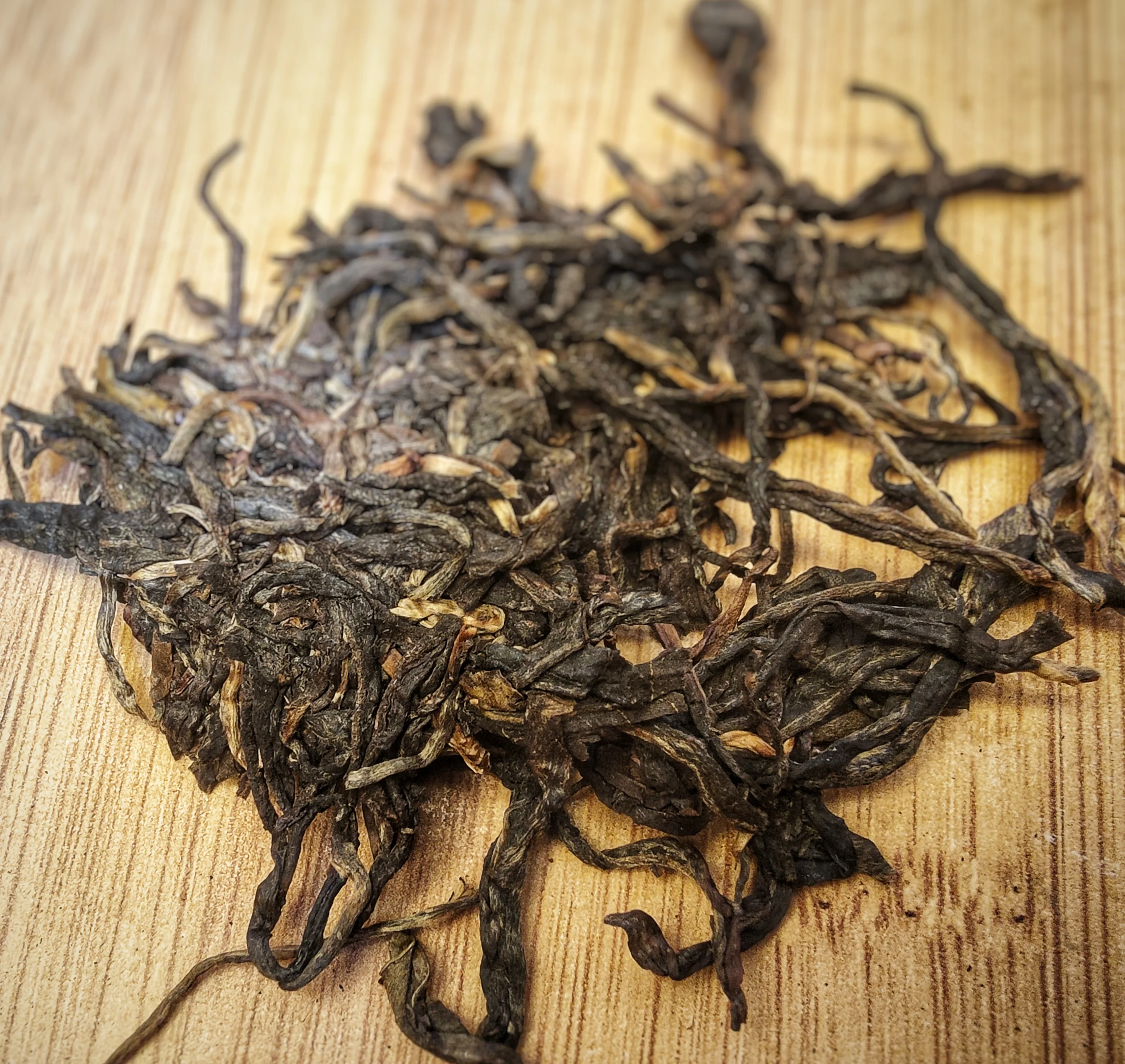 KAIYANGE Natural Organic 2003 Old Raw Puer Tea Cake