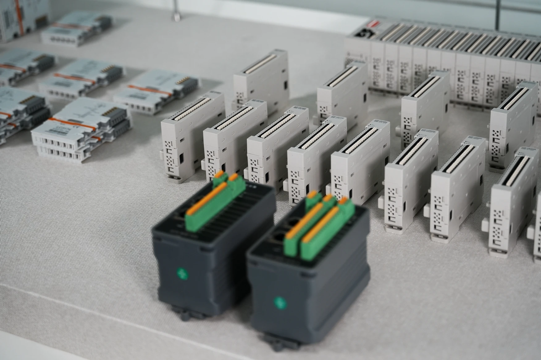 凌辰LCTE-MINI-E4O4 EtherCAT 4通道编码器输入输出迷你远程输入输出模块| Alibaba.com