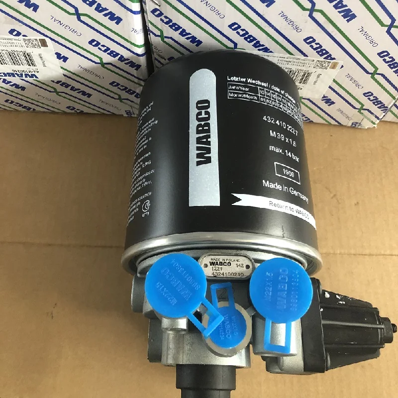 High-quality AC Compressor Air Dryer for Volvoo HOWO Benzz DAF IVECOO Truck