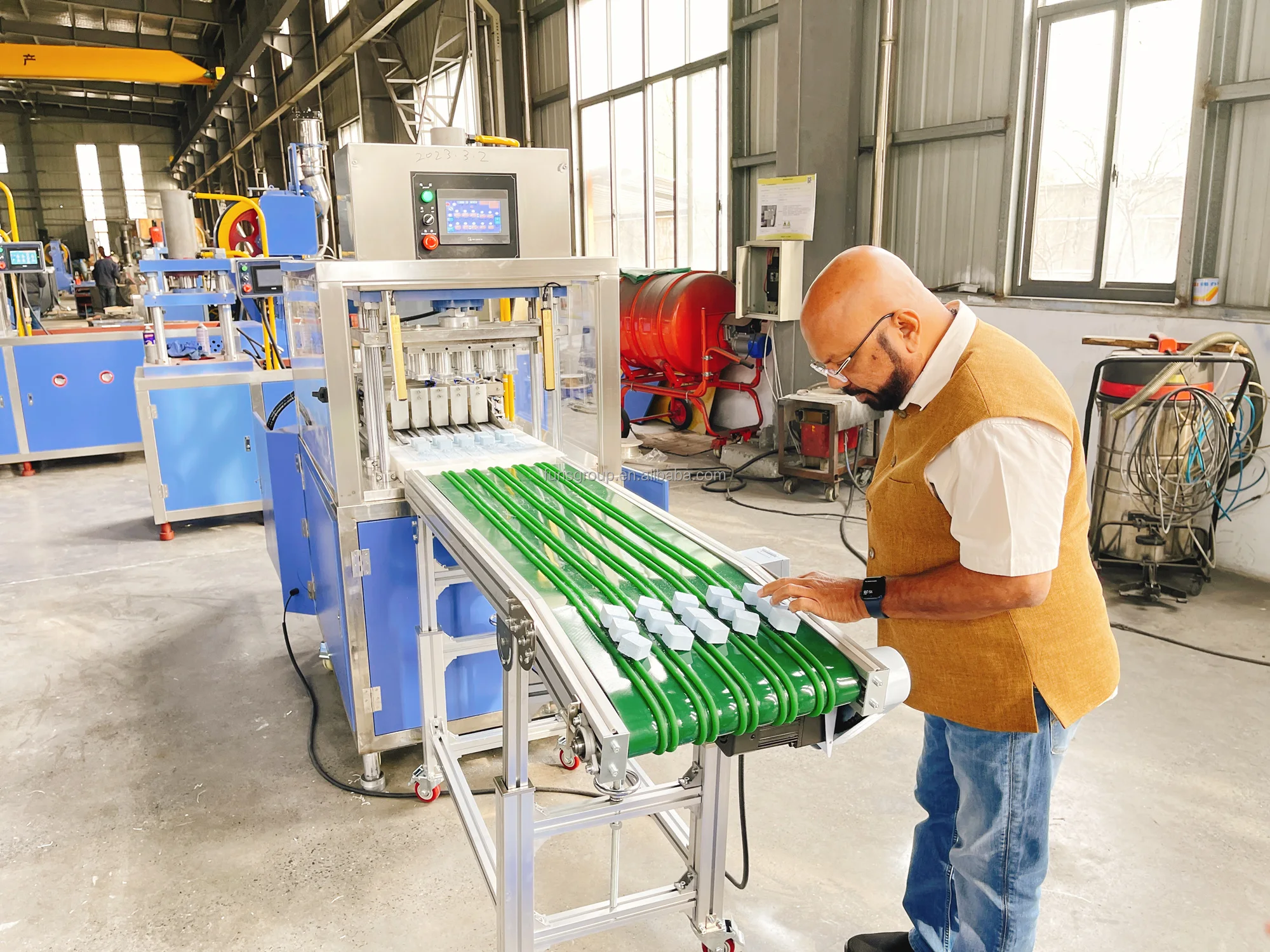 High Quality Pneumatic Bath Bomb Press Mold Semi Auto Salt Ball Shampoo ...