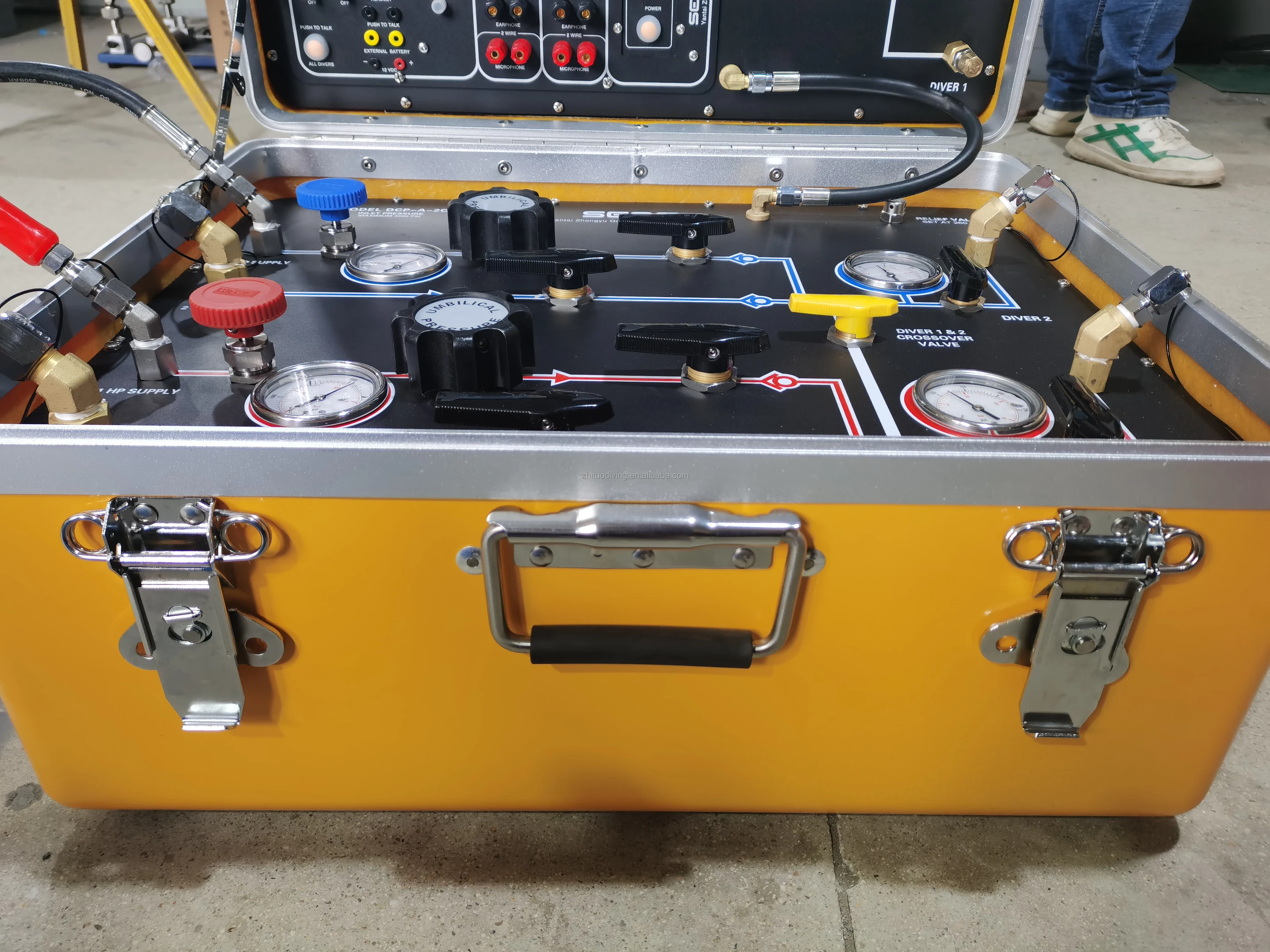 Commercial Diving Two-Diver Air Control & Depth Monitoring