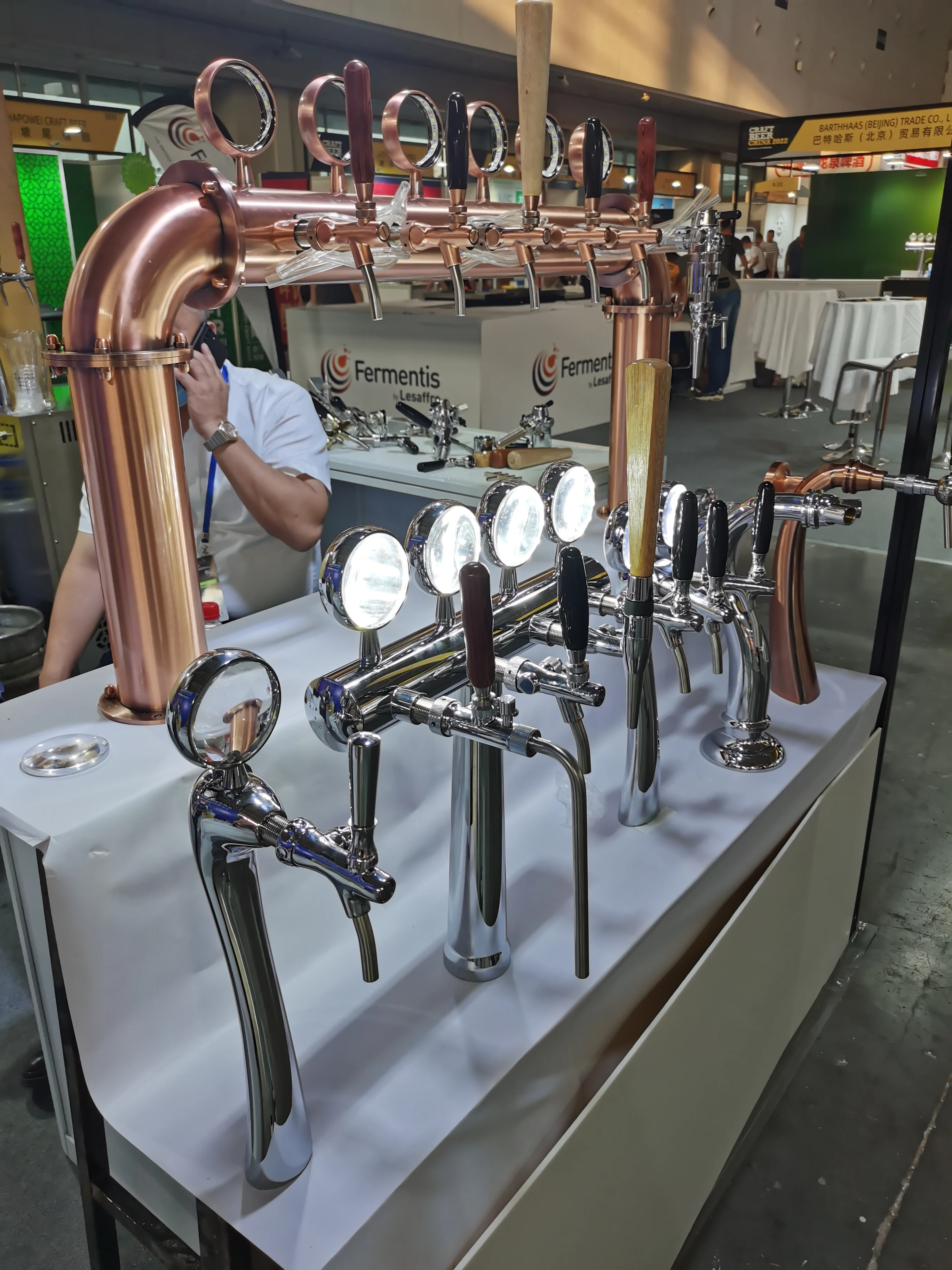 New Desiqn Black U Tower Stainless Steel 6 Tap Beer Tower Dispensing ...