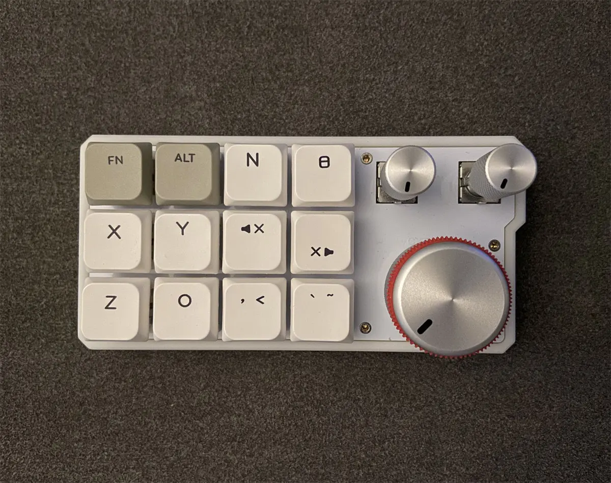 Mini Shortcut Keypad with Mechanical Switches & RGB Backlight