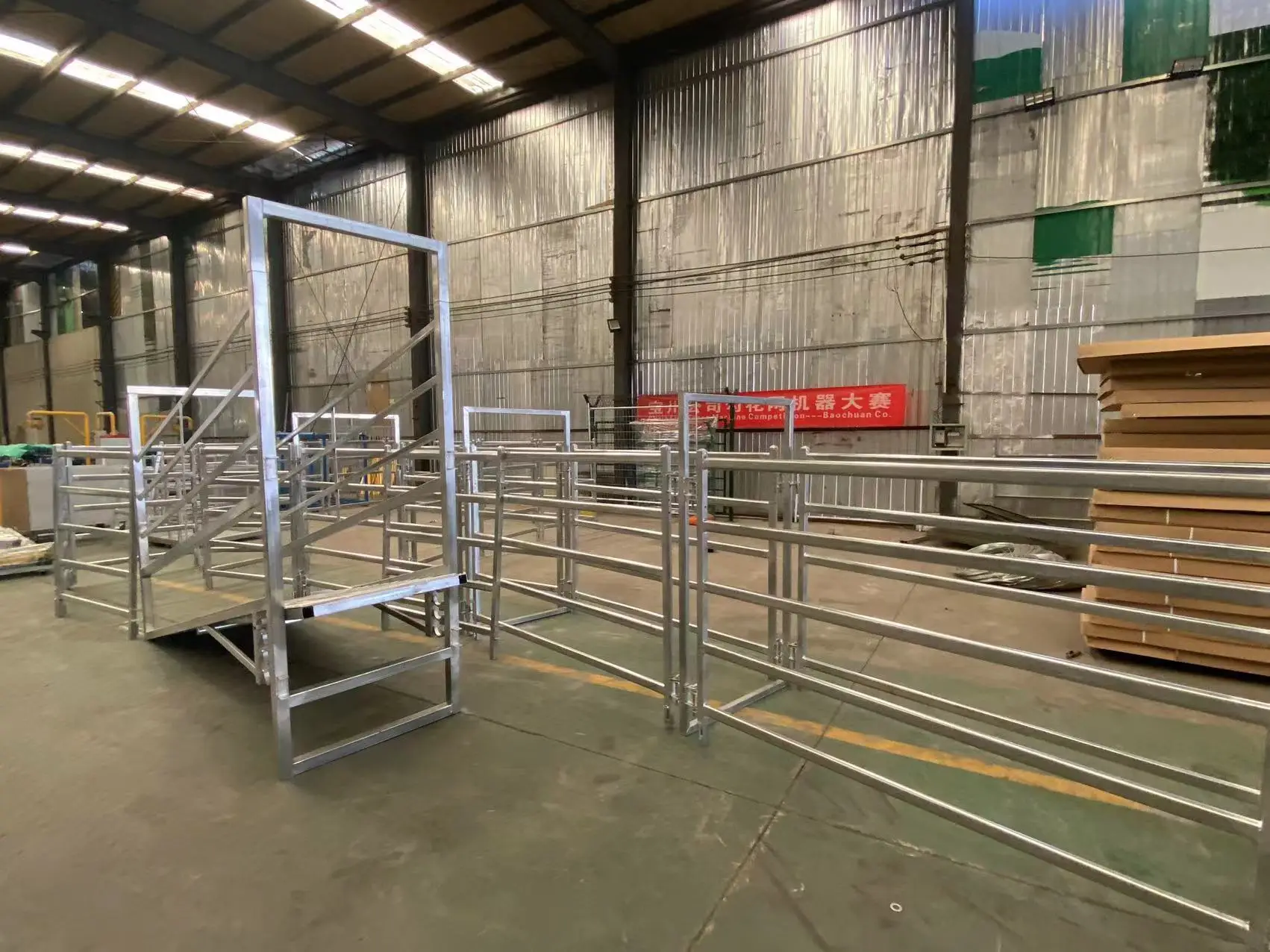 Cattle Loading Ramp Trailer for Efficient Cow Transport