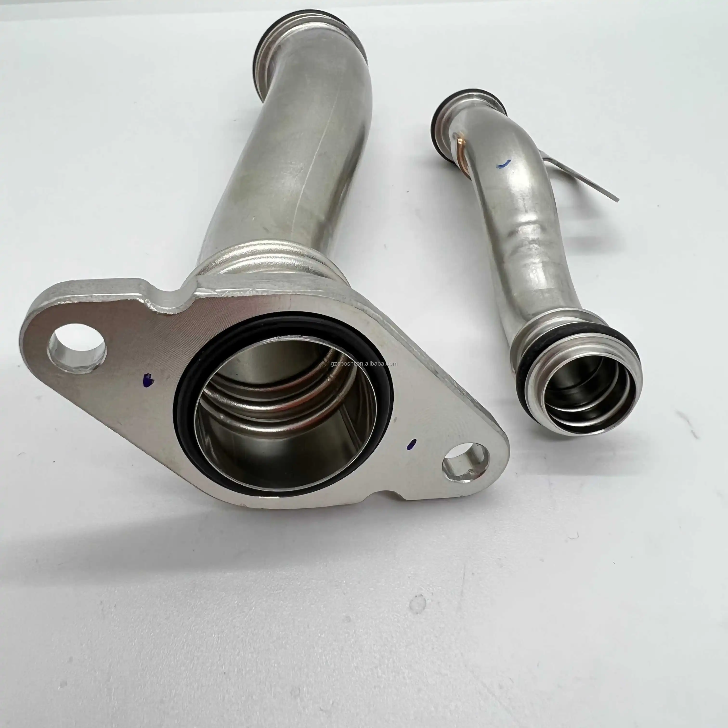 Auto Parts Engine Oil Cooler Coolant Pipe 55353330 for Chevrolet Sonic Aveo