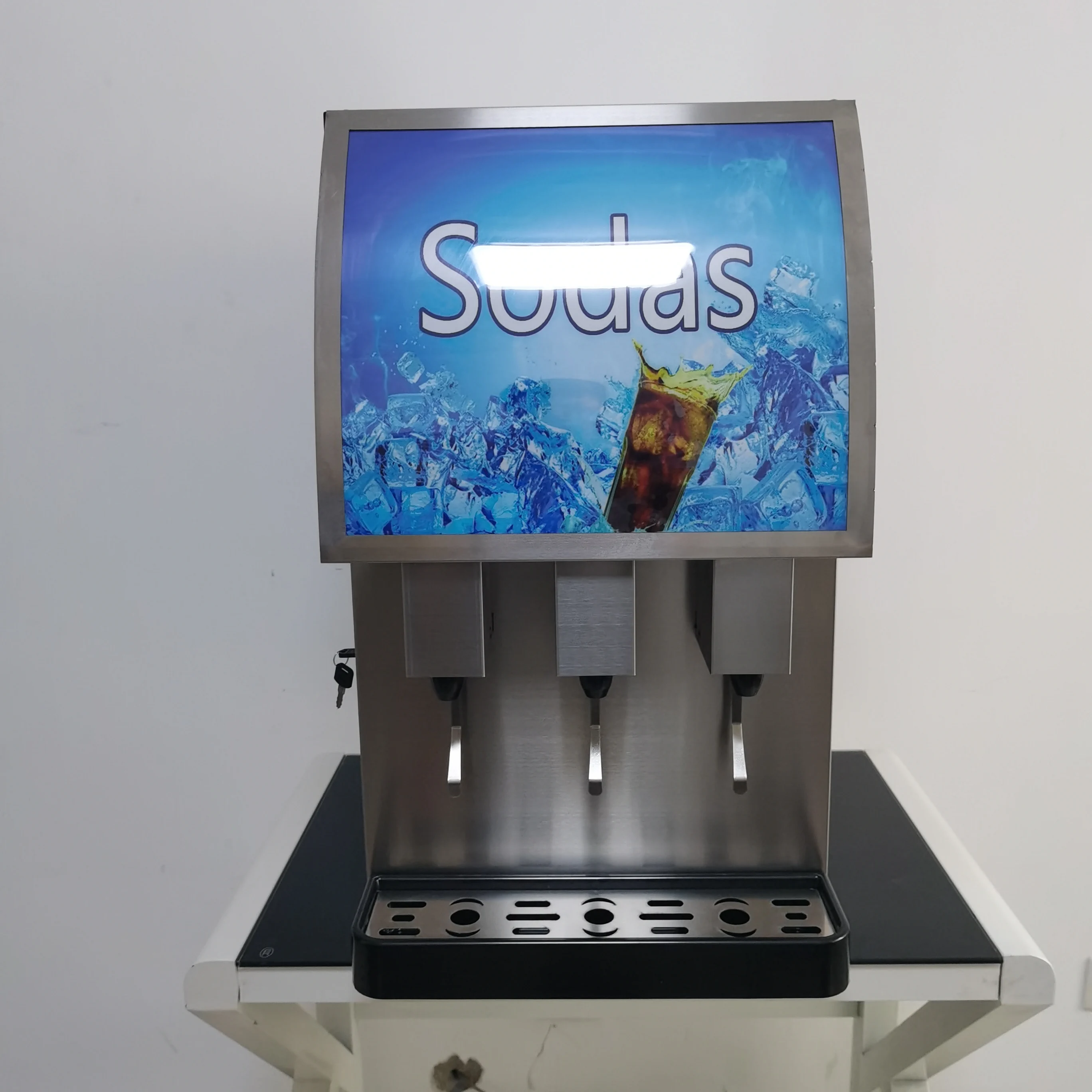 Commercial Soda Machine - Efficient Beverage Dispenser