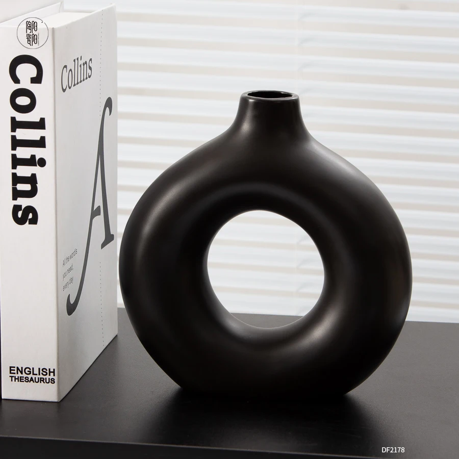 Handmade Custom Luxury Donut Vase - Nordic Ceramic Decor