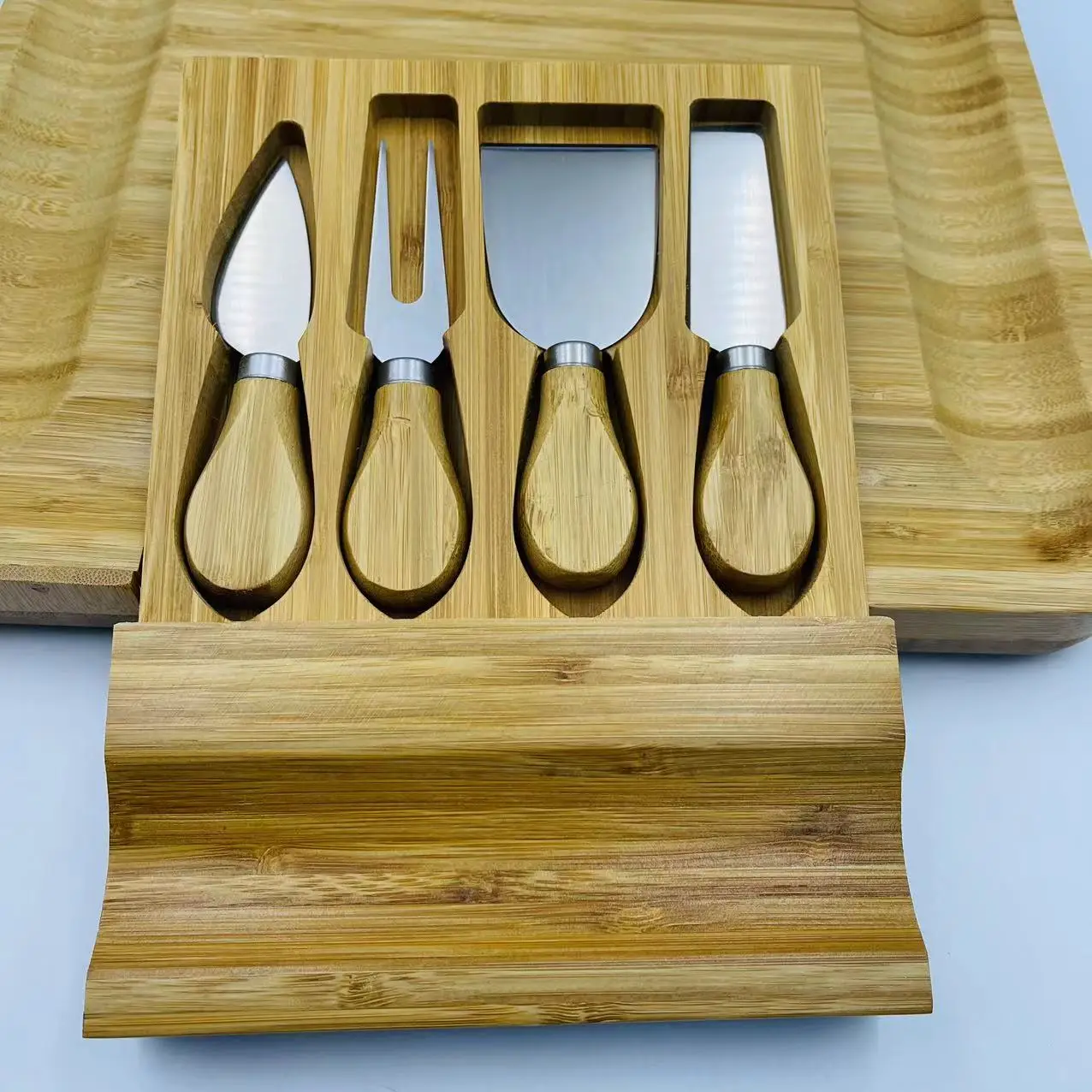 New Design Wholesale Charcuterie Cheese Board Bamboo Kitchen Cheese ...