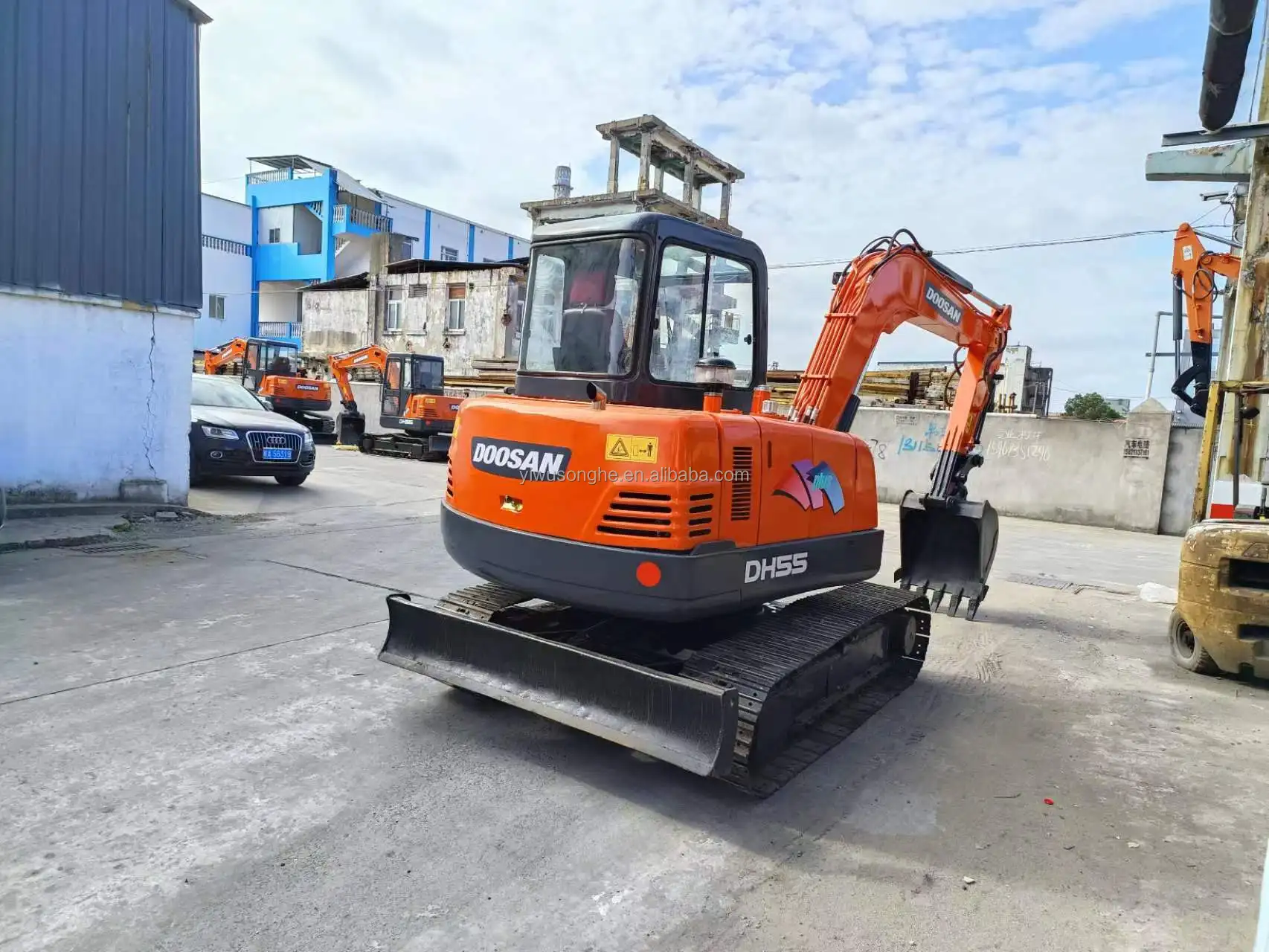Doosan Dh55 Dx55 Excavator Used Earthmoving Machinery Dh55 Small Hydraulic Crawler Excavator ...