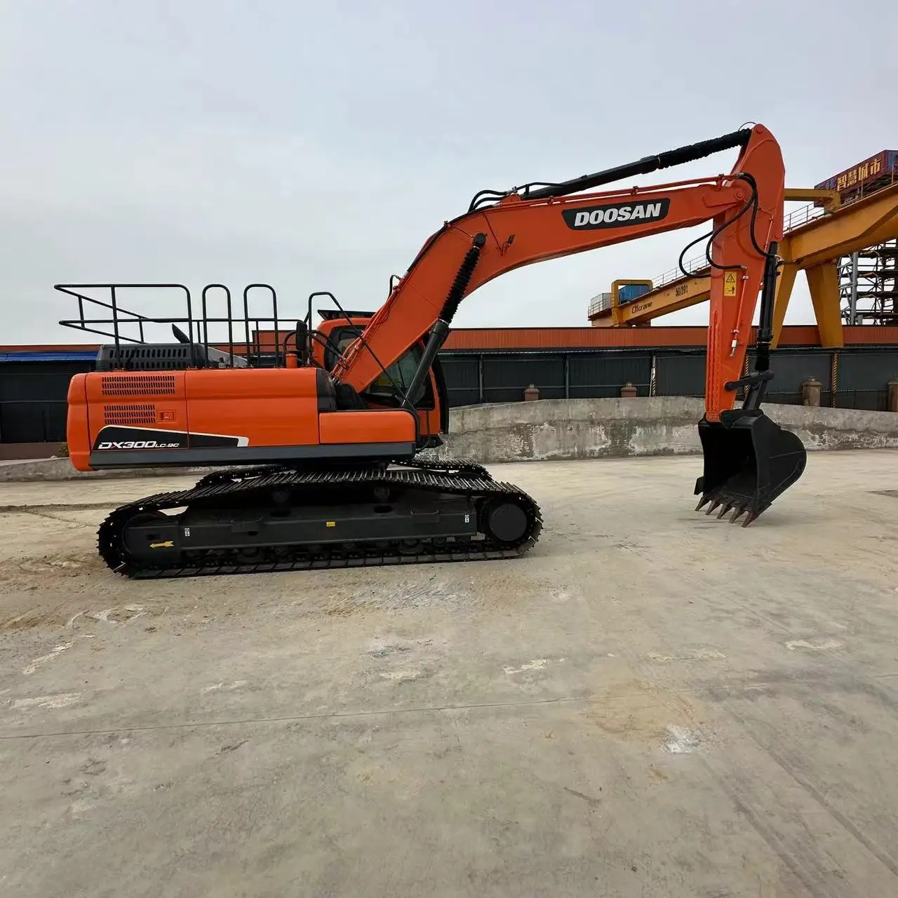 Good Price Used Machinery Doosan Dx300 Doosan Excavator Machine Dx300 ...