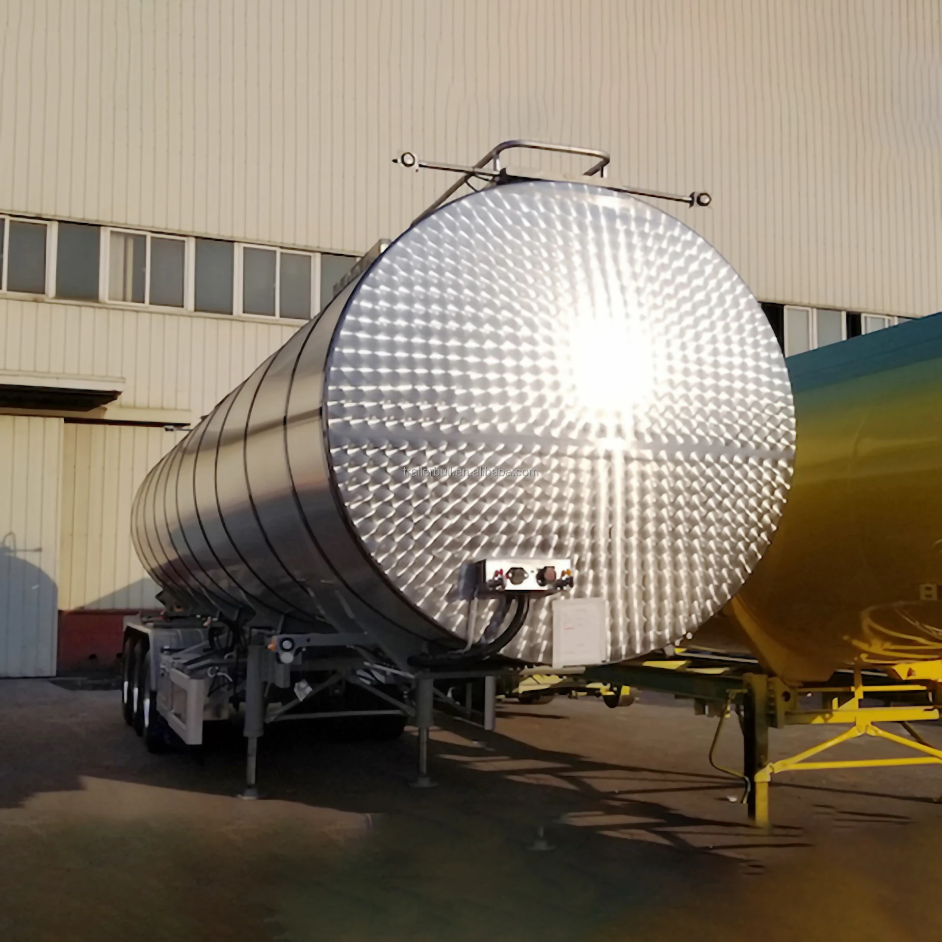 36000l 25t Heavy Duty Insulated Carbon Steel Tank Semi Trailer 3 Axles ...