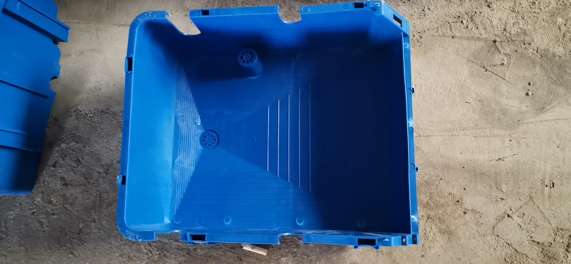 Vertical Crab Farming - Efficient Aquaculture Solutions