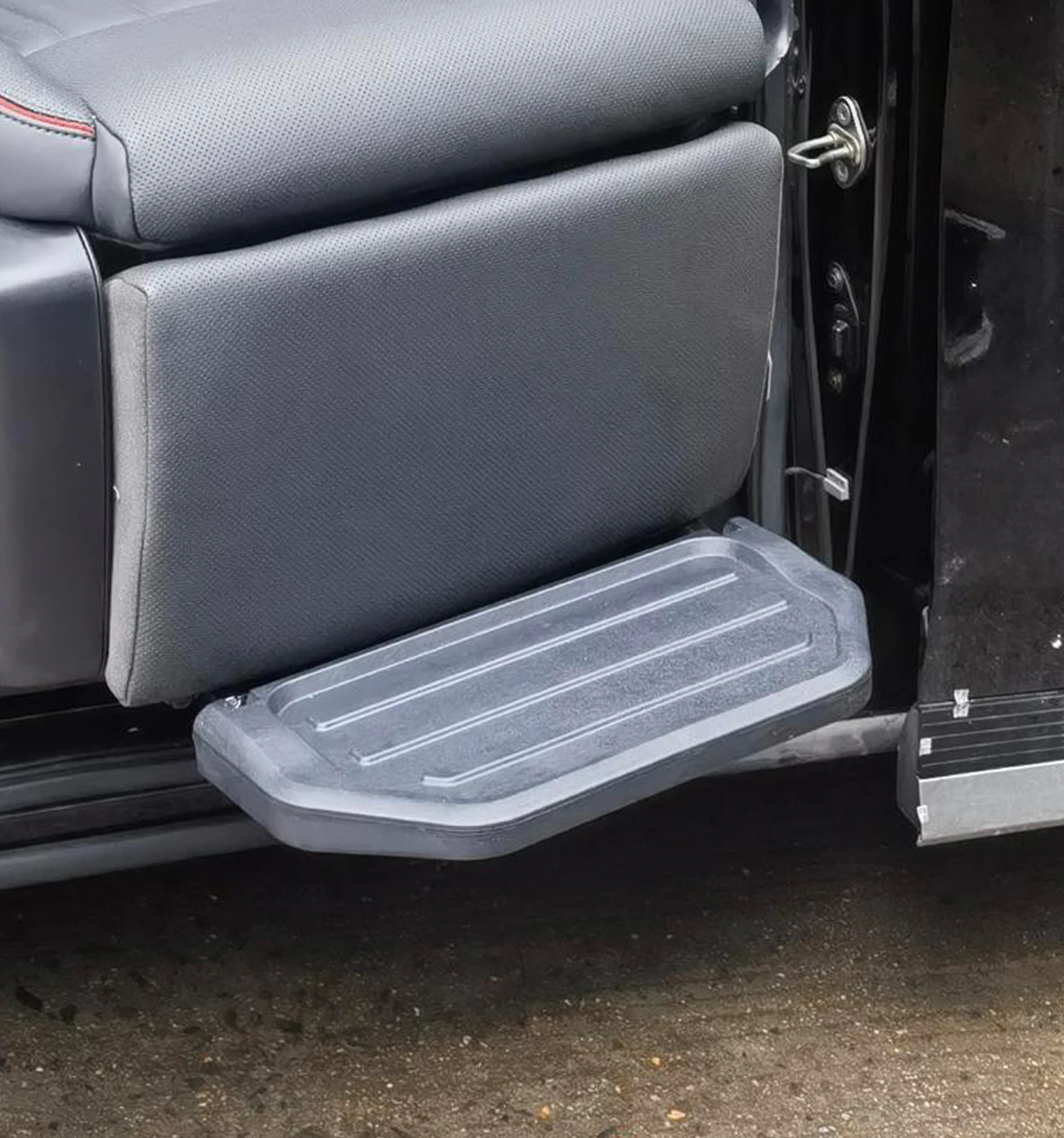 Luxury Electric Adjustable Leather Seat for Disabled Users