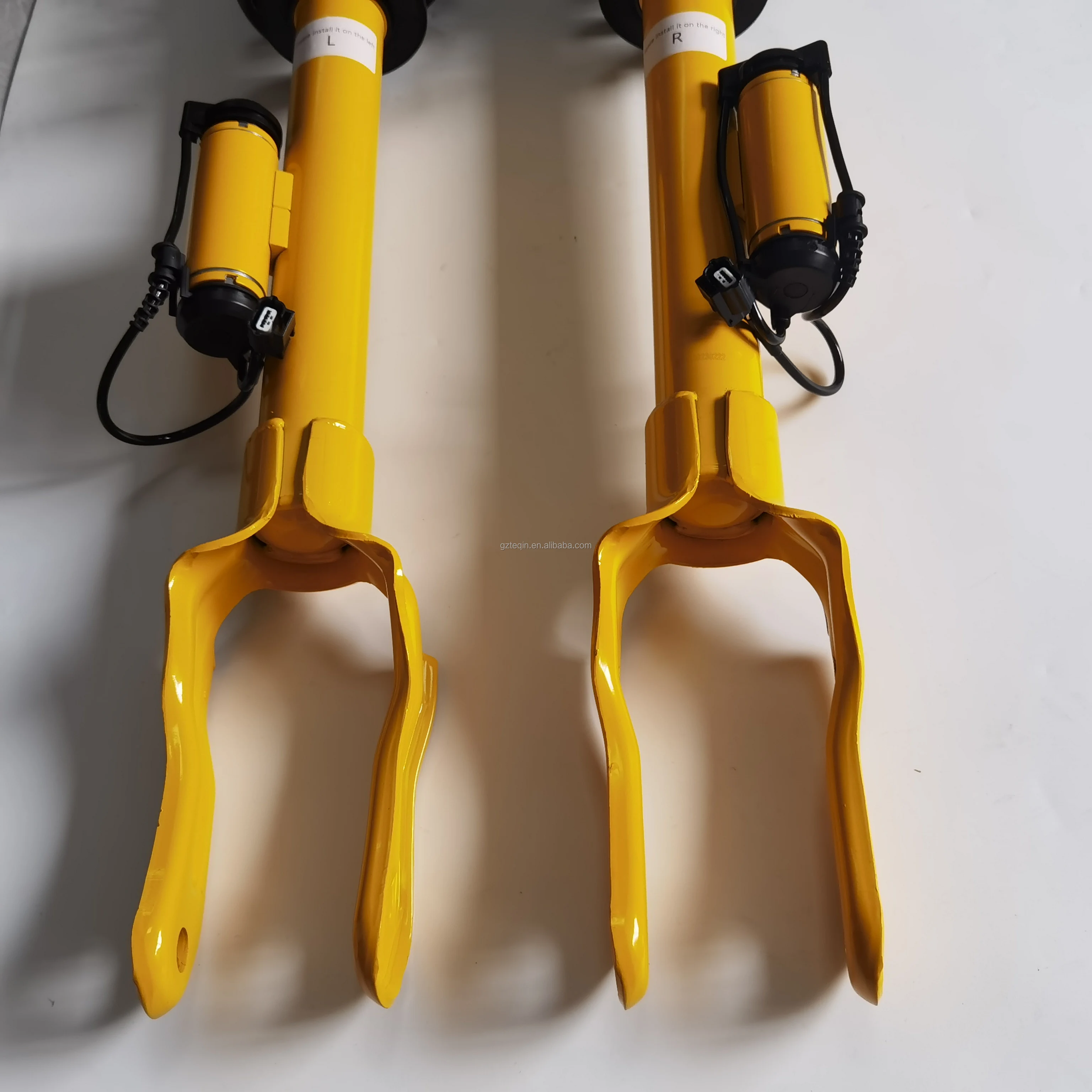 Front Left Shock Absorber For Jeep Grand Cherokee 68139497af 68384344aa ...