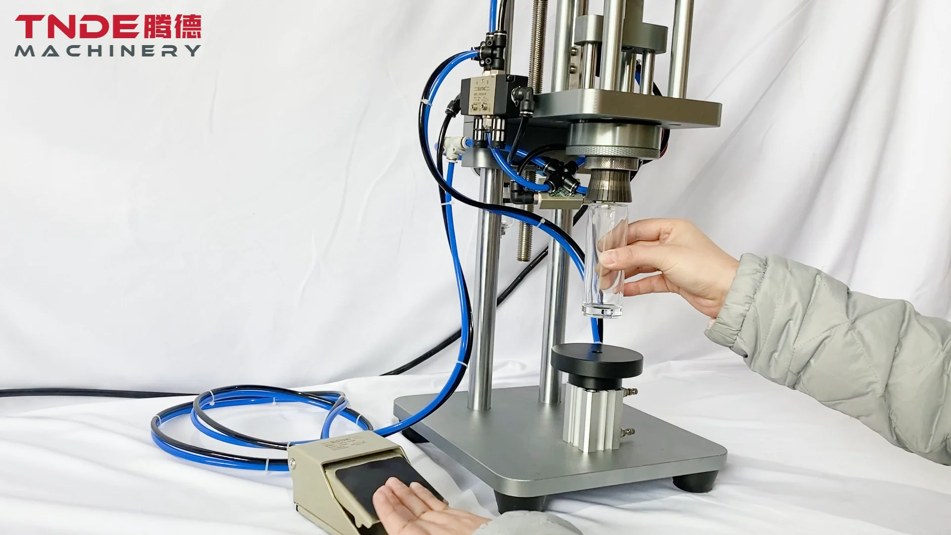 Tnde Pneumatic Perfume Bottles Crimper Crimping Machine Semi Automatic ...