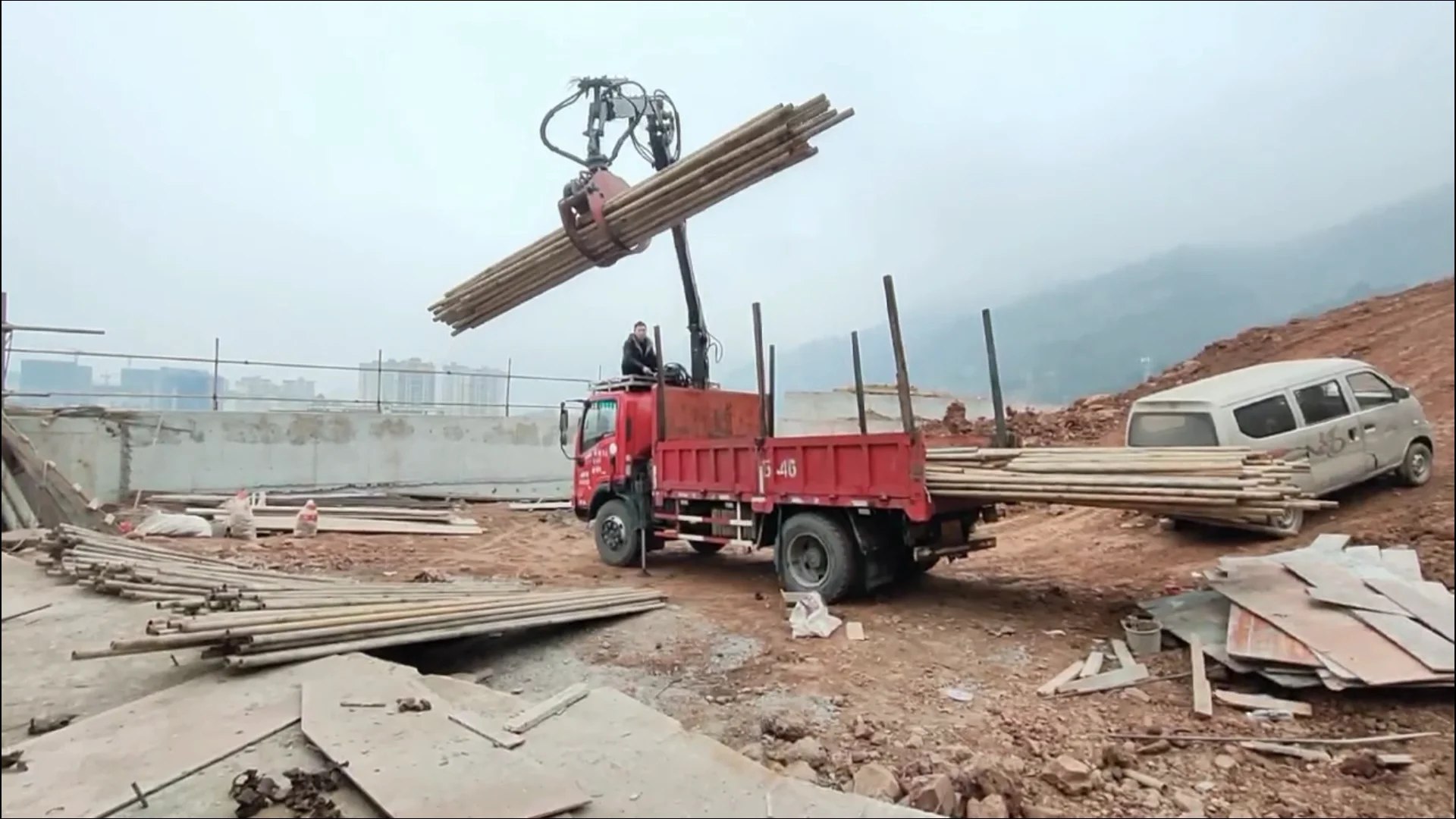 Huike Forest Timber Wood Log Crane With Timber Grapple For Truck And ...