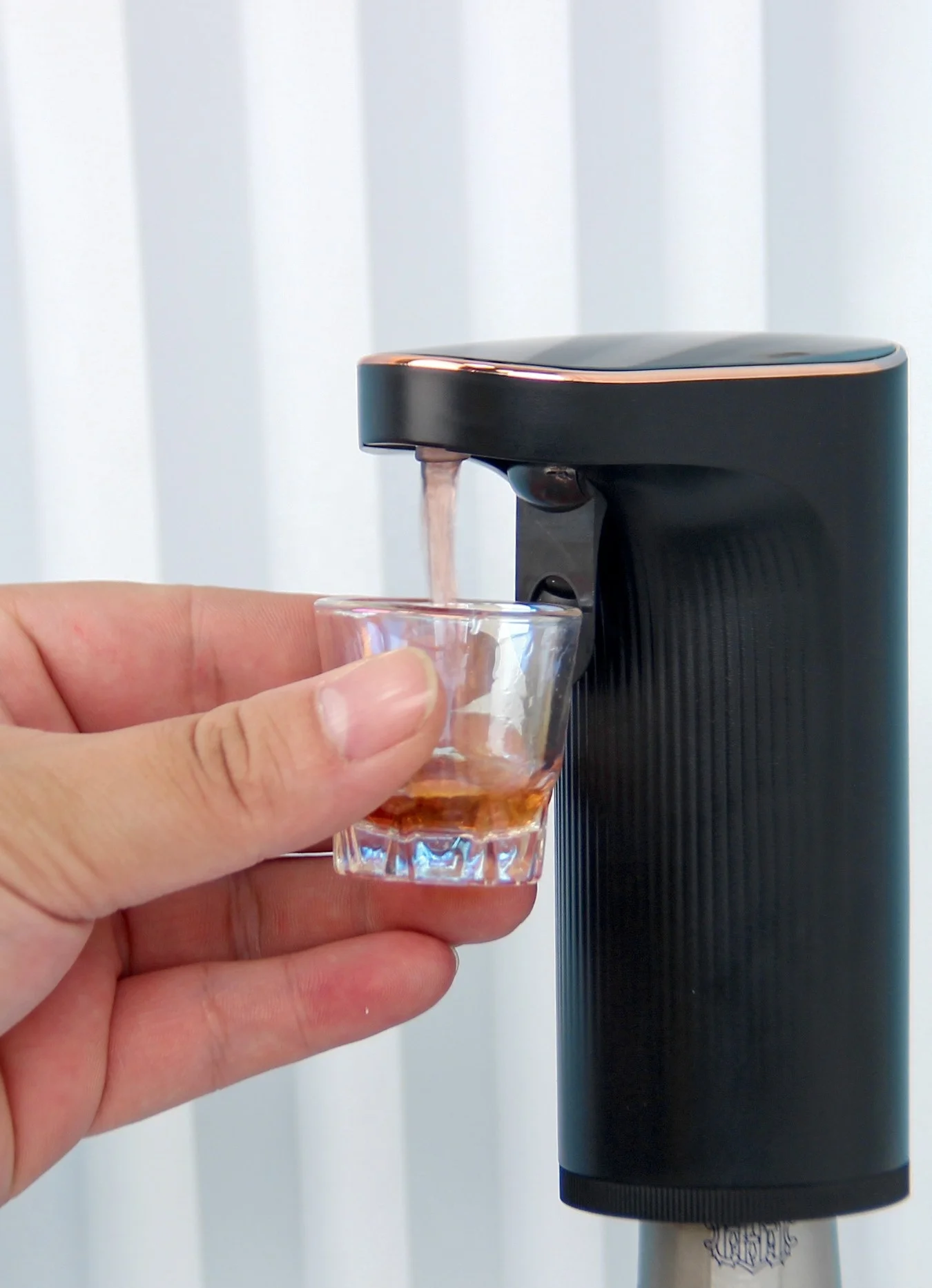 Portable And Automatic Electric Wine Aerator Dispenser Pump Wine ...