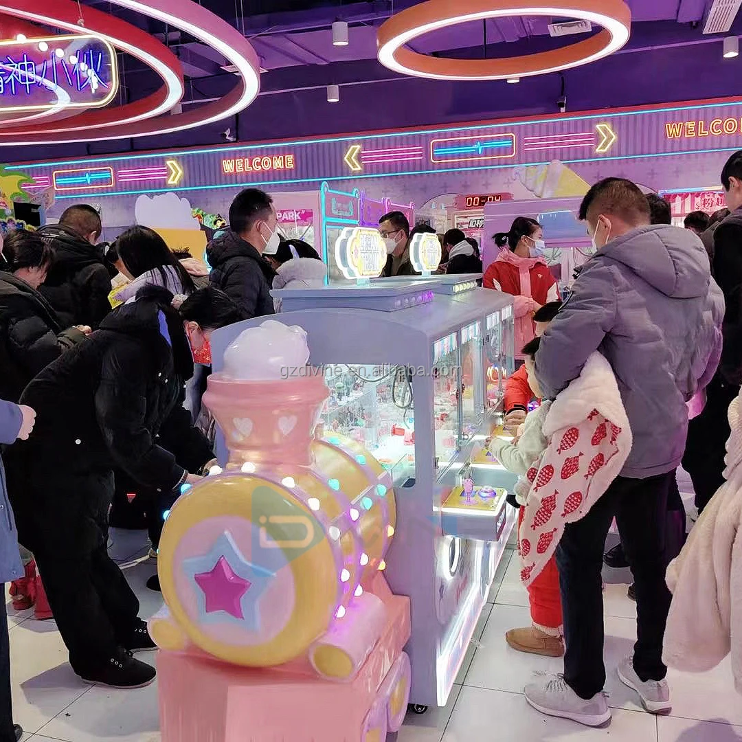 8 Players Coin-Operated Arcade Crane Claw & Train Game