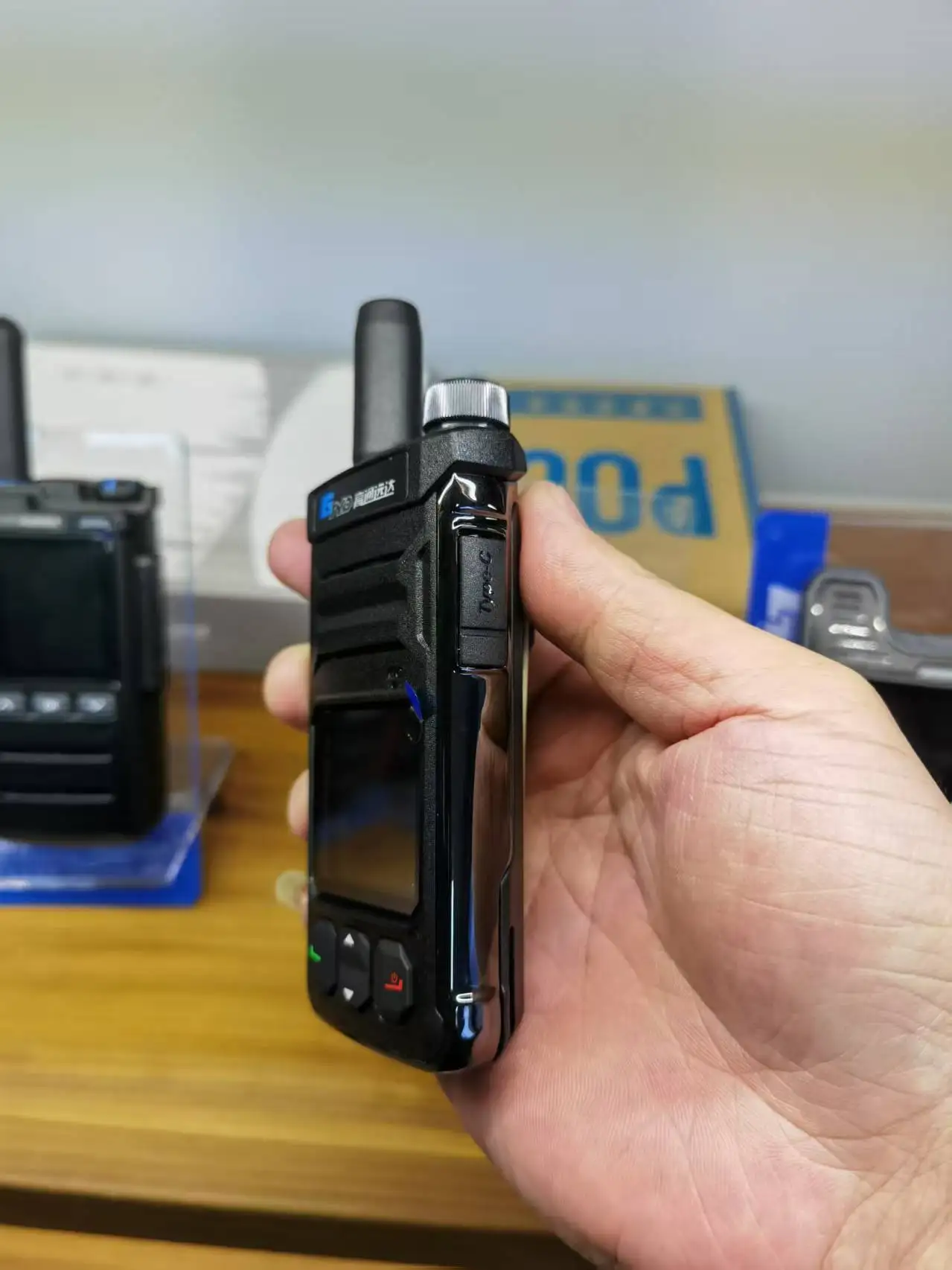 Long Range 4G LTE Two Way Radio Portable POC Handheld Walkie Talkie ...