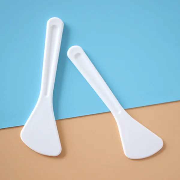 7cm 8.2cm PP Plastic Cosmetic Spatula - Fan Shaped Tool