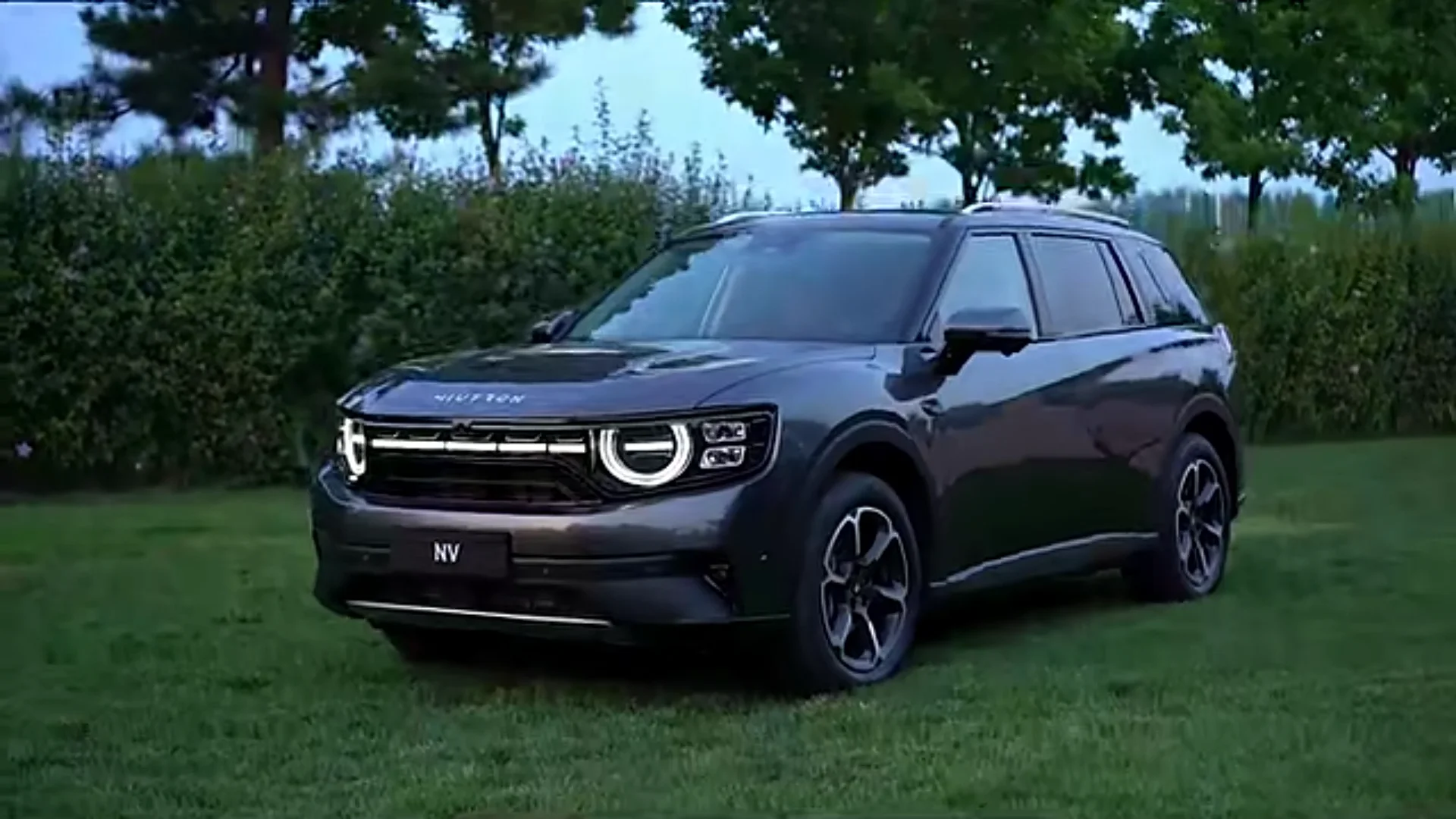 Long Range Automobile New Energy Vehicles Suv Car For Sale / Left Hand ...