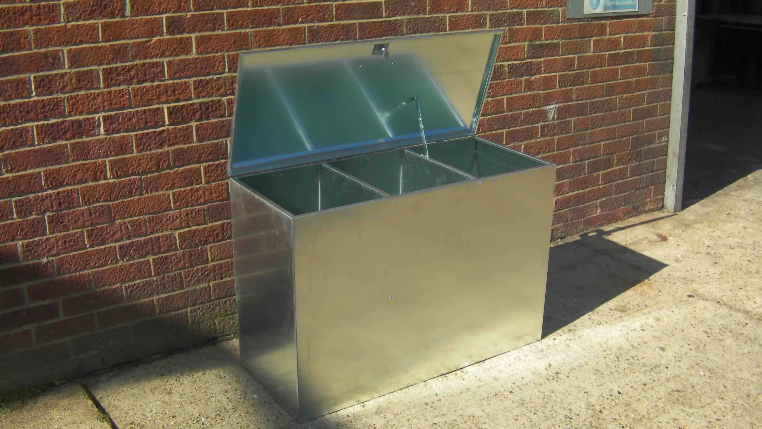 Heavy Duty Large Galvanised Feed Bin for Animal Feed Storage - Durable ...