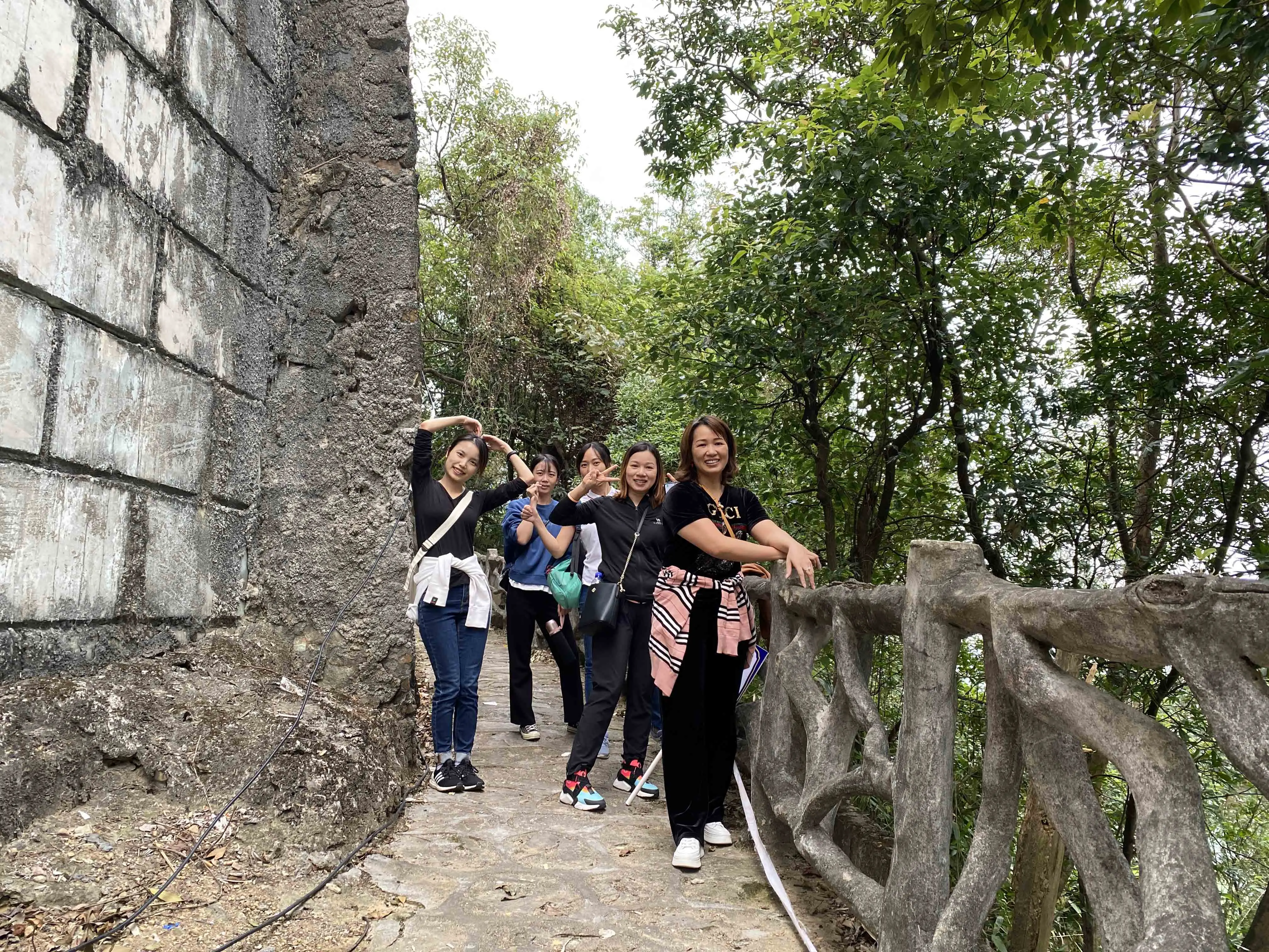 Safty Heavy Duty Glass Sliding Door System Sva-0009b Round Pipe Shower Frameless Sliding Doors ...