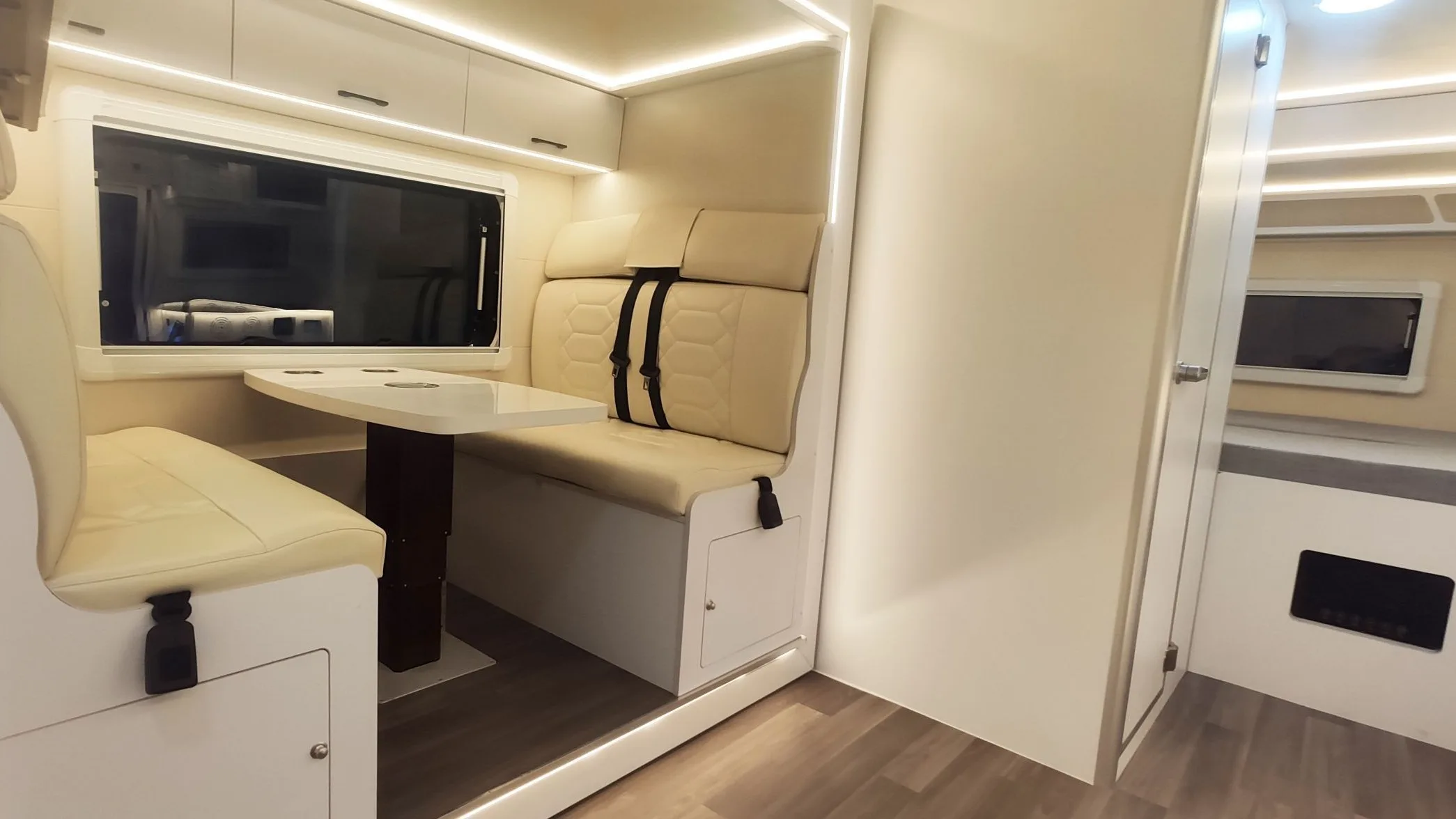 Professional Hot Sale Top Luxury Caravan Box Motorhome Body Camper ...