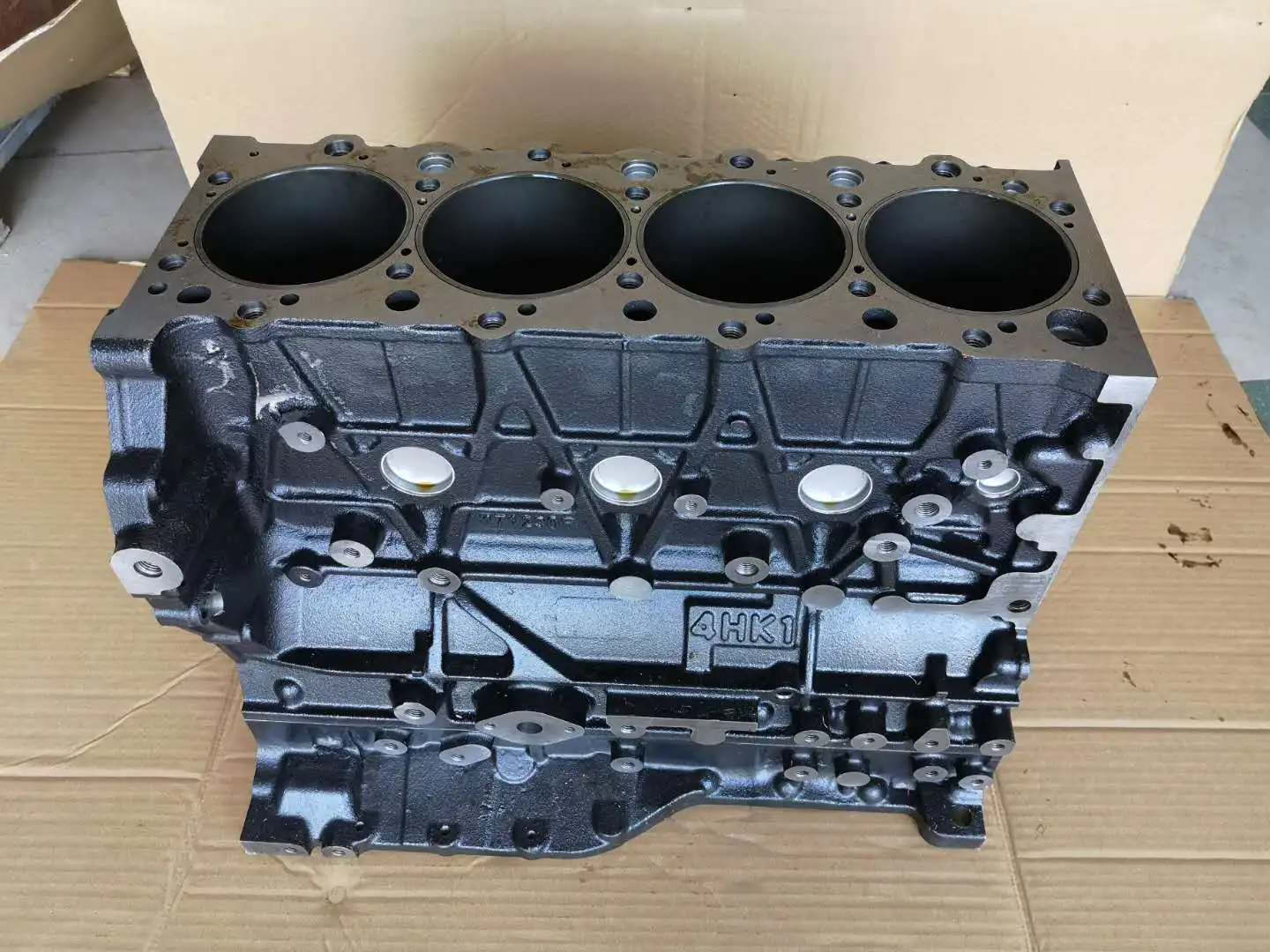 4HK1 Cylinder Block for NPR NQR FSR FRR Industrial Engines