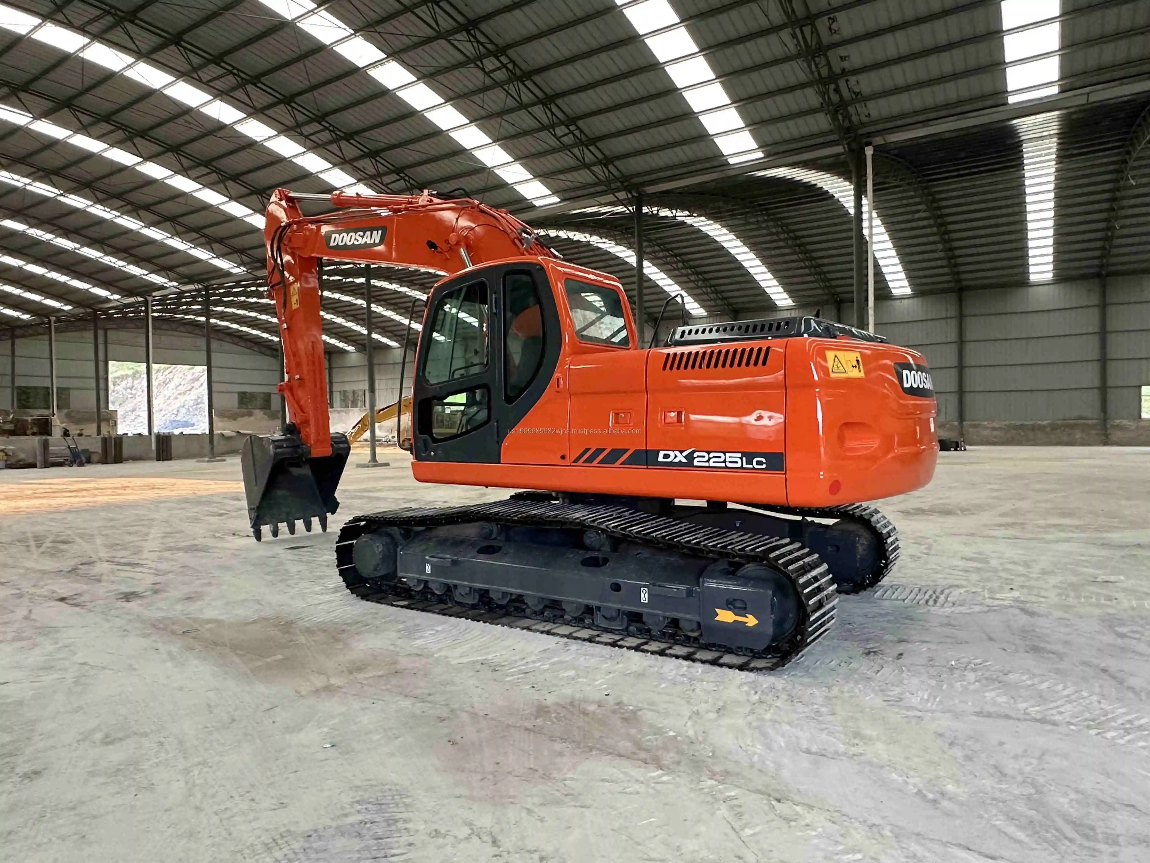 Used Excavators Doosan Dx225 Crawler Excavator Dx225lc-7 Construction ...