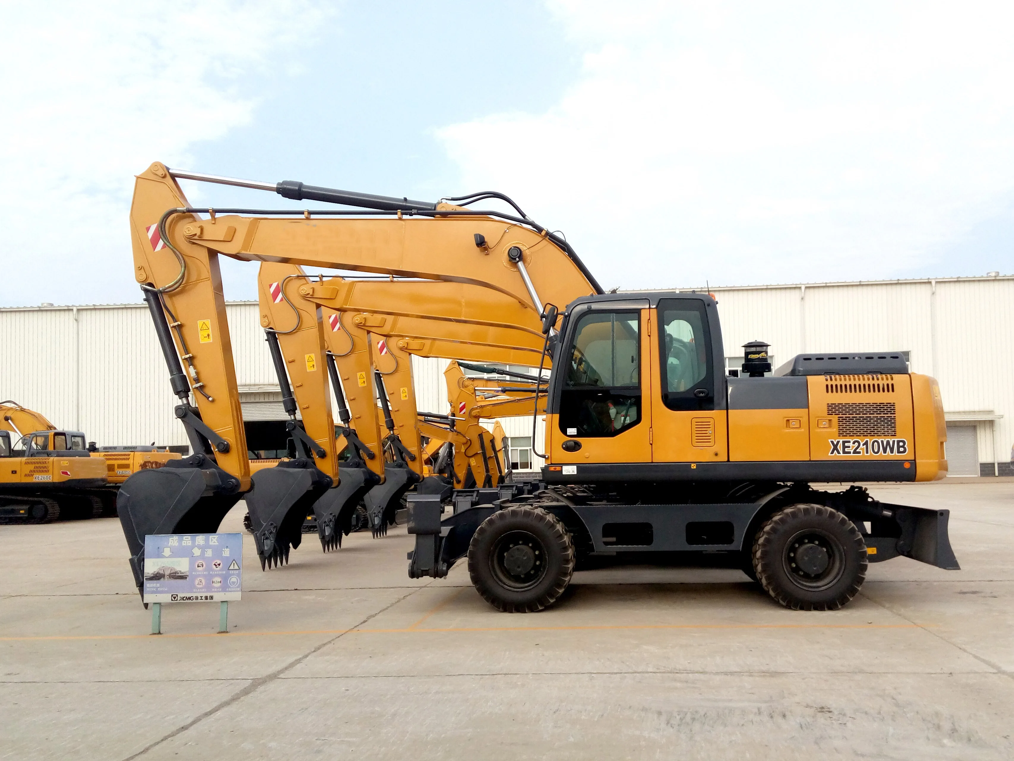 China Brand New 20 Ton Xe210w Digger Crawler Excavator With Spare Parts ...
