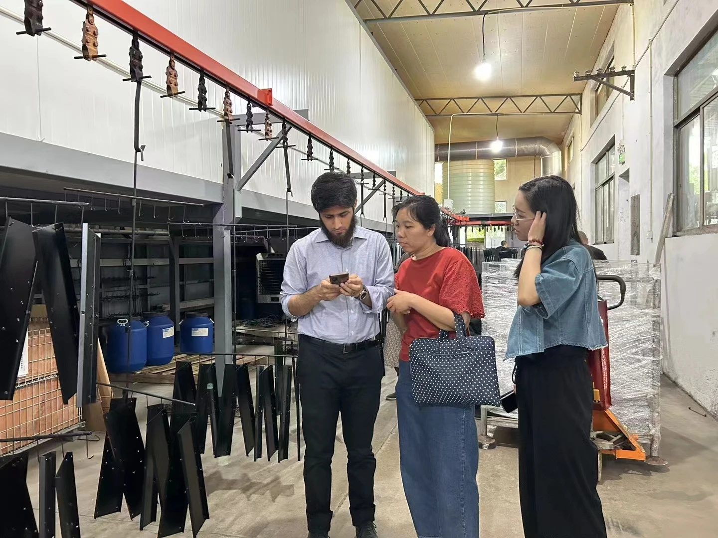 Automatic Conveyorized Powder Coating Booth For Metal Painting Line ...