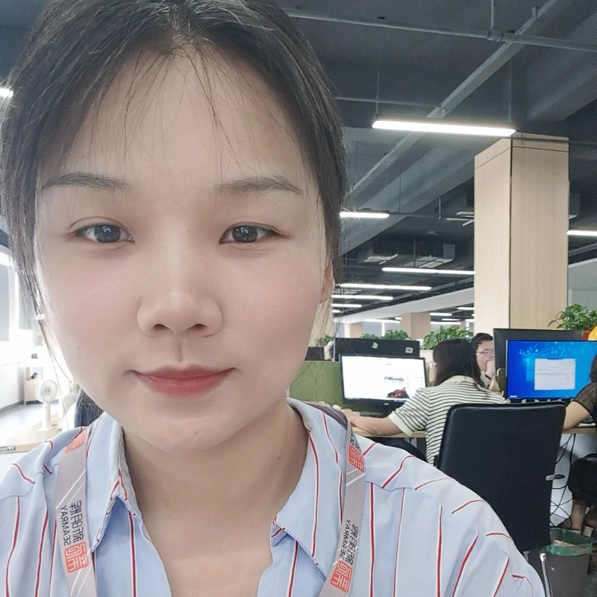 In real-time reception, answer all your questions! Product Show Stream 2023 - Alibaba.com