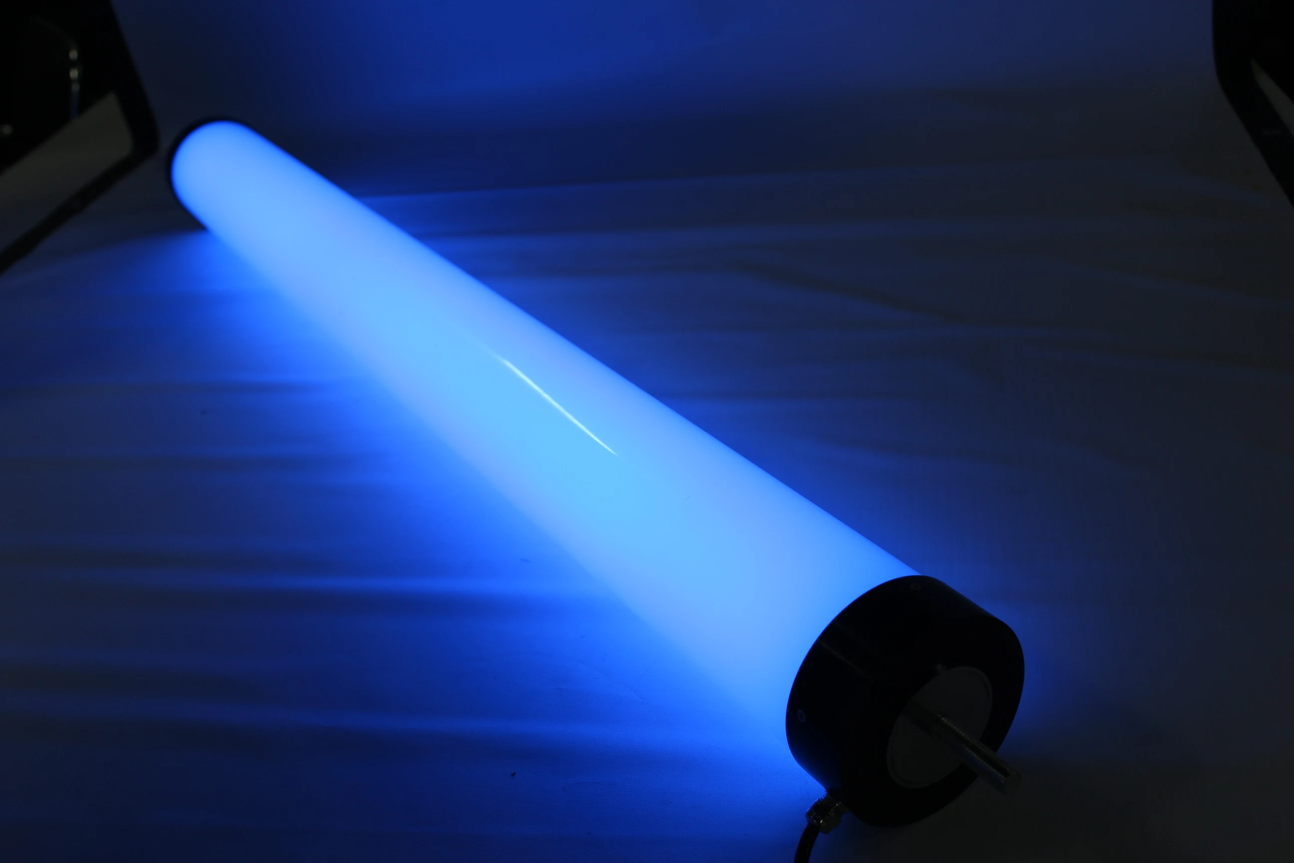 2.5m Led Standing Tube Light 150mm Diameter 3d Dvi Dmx Pixel Stage ...