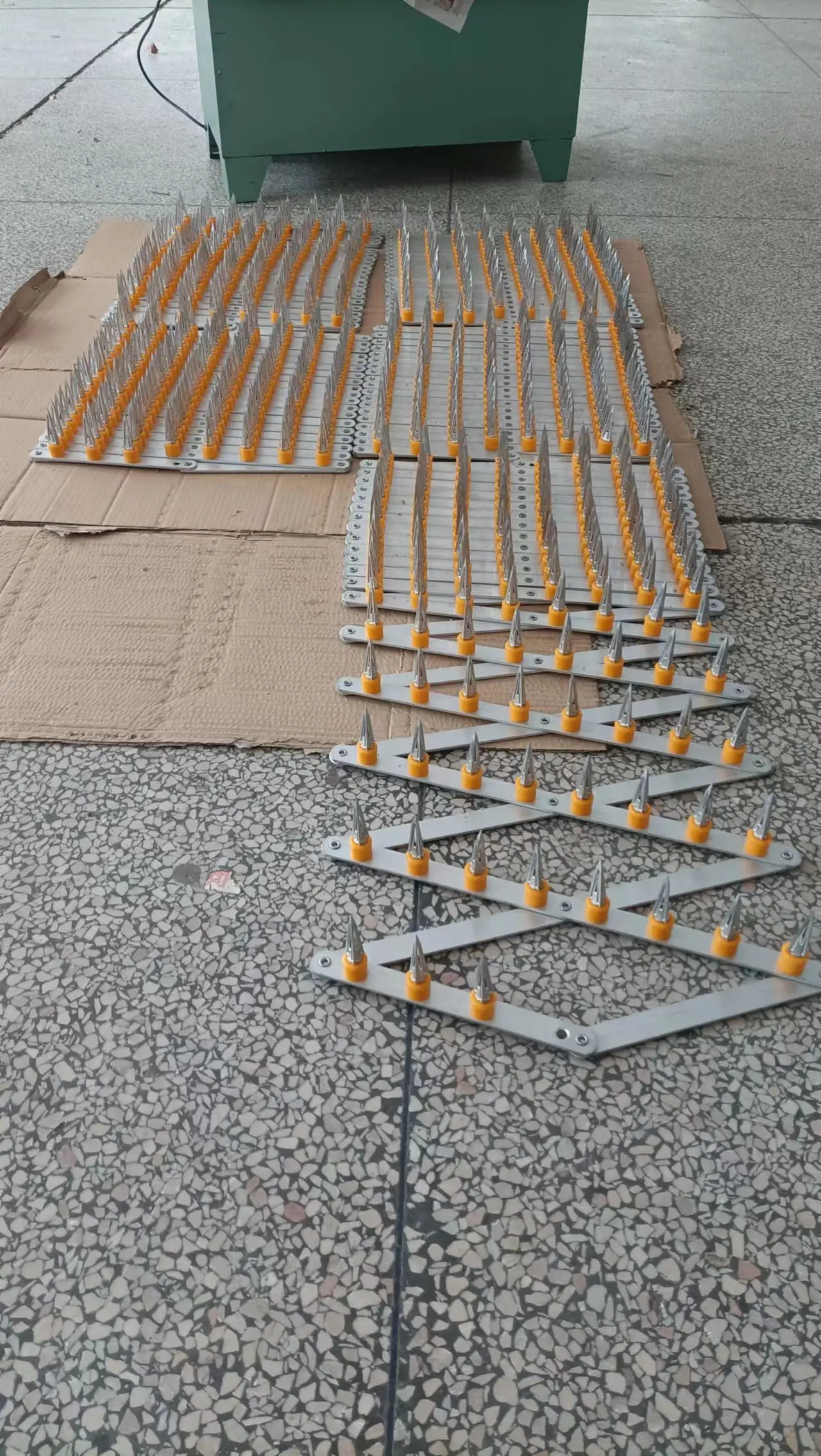 Portable Roadblock Spike Strip System Retractable Tyre Killer Road ...