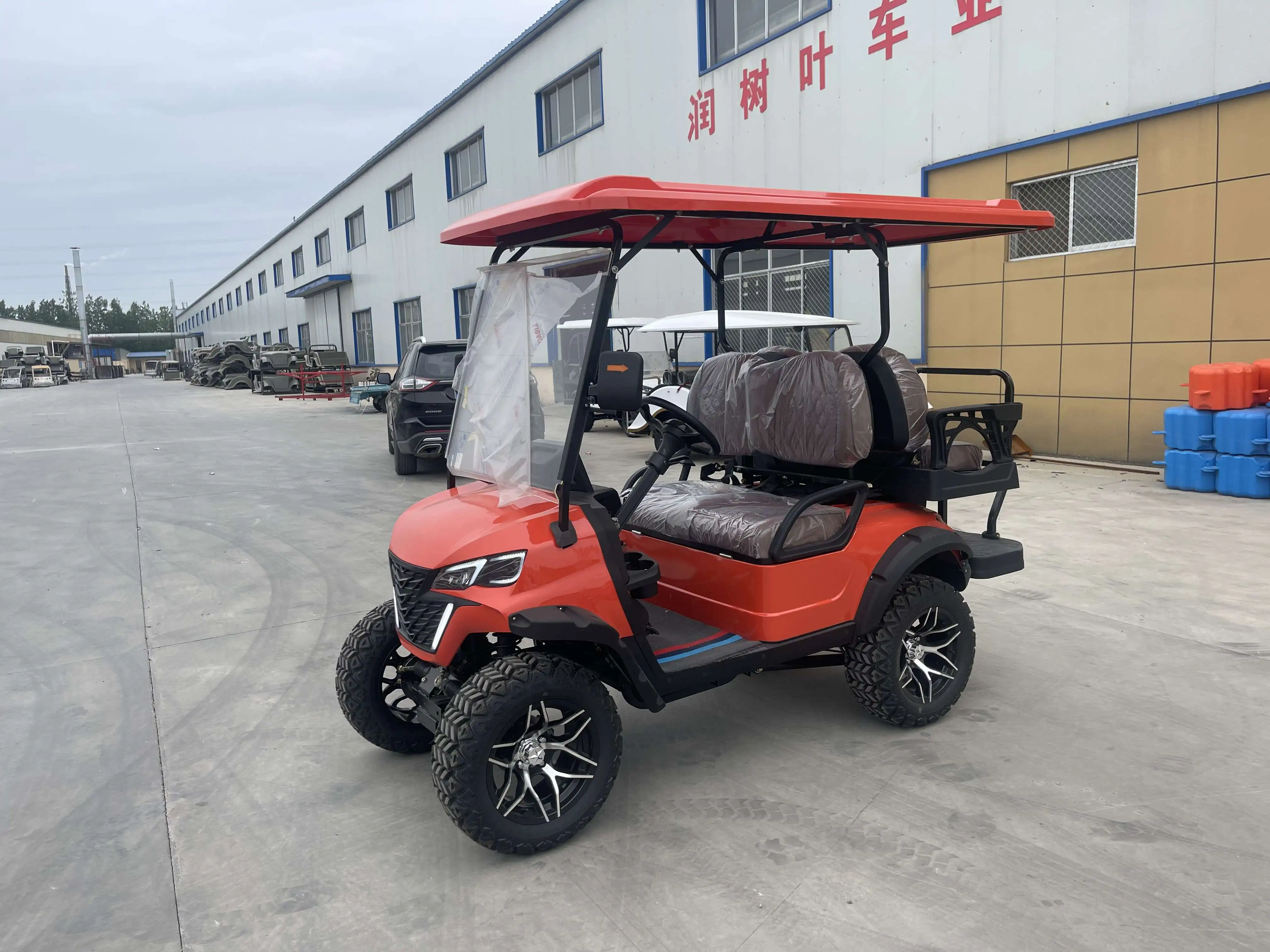 Enclosed Deluxe Four-Wheeled Mini Tour Bus - 11 Seaters