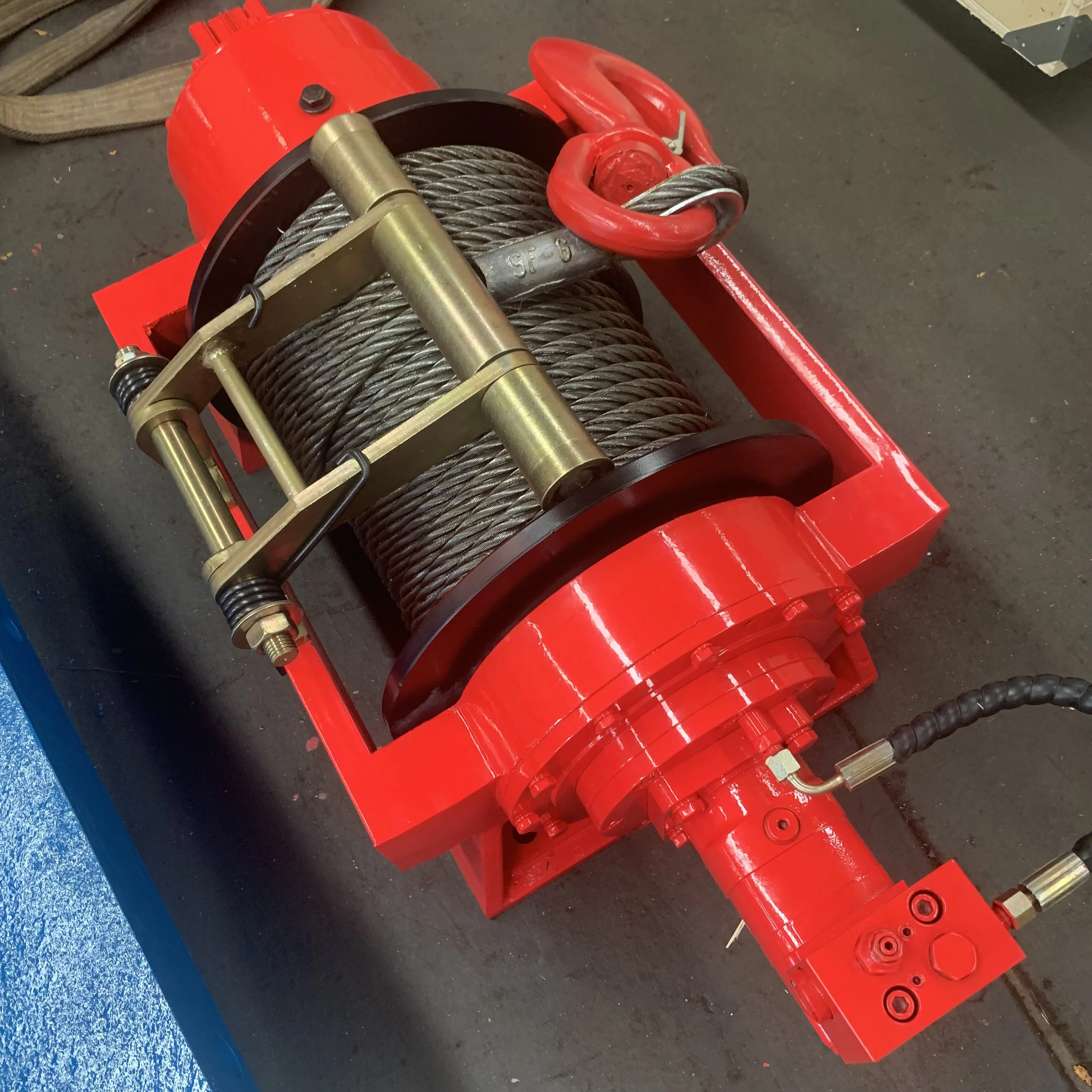 Truck Winch Hydraulic Cable Pulling Winch for 4 Ton Freeway Rescue Two ...