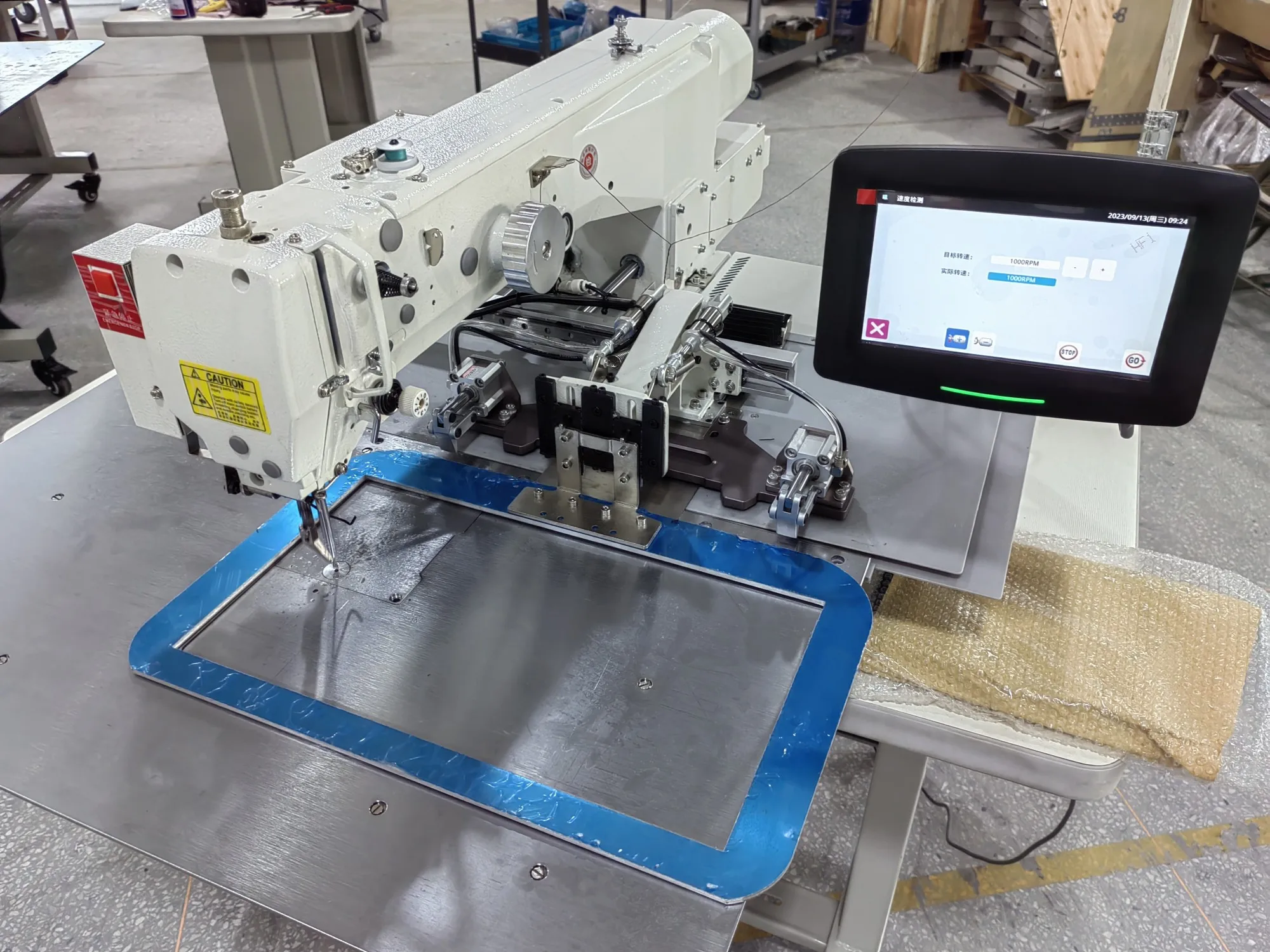 Automatic Programmable Pattern Sewing Machine 4030